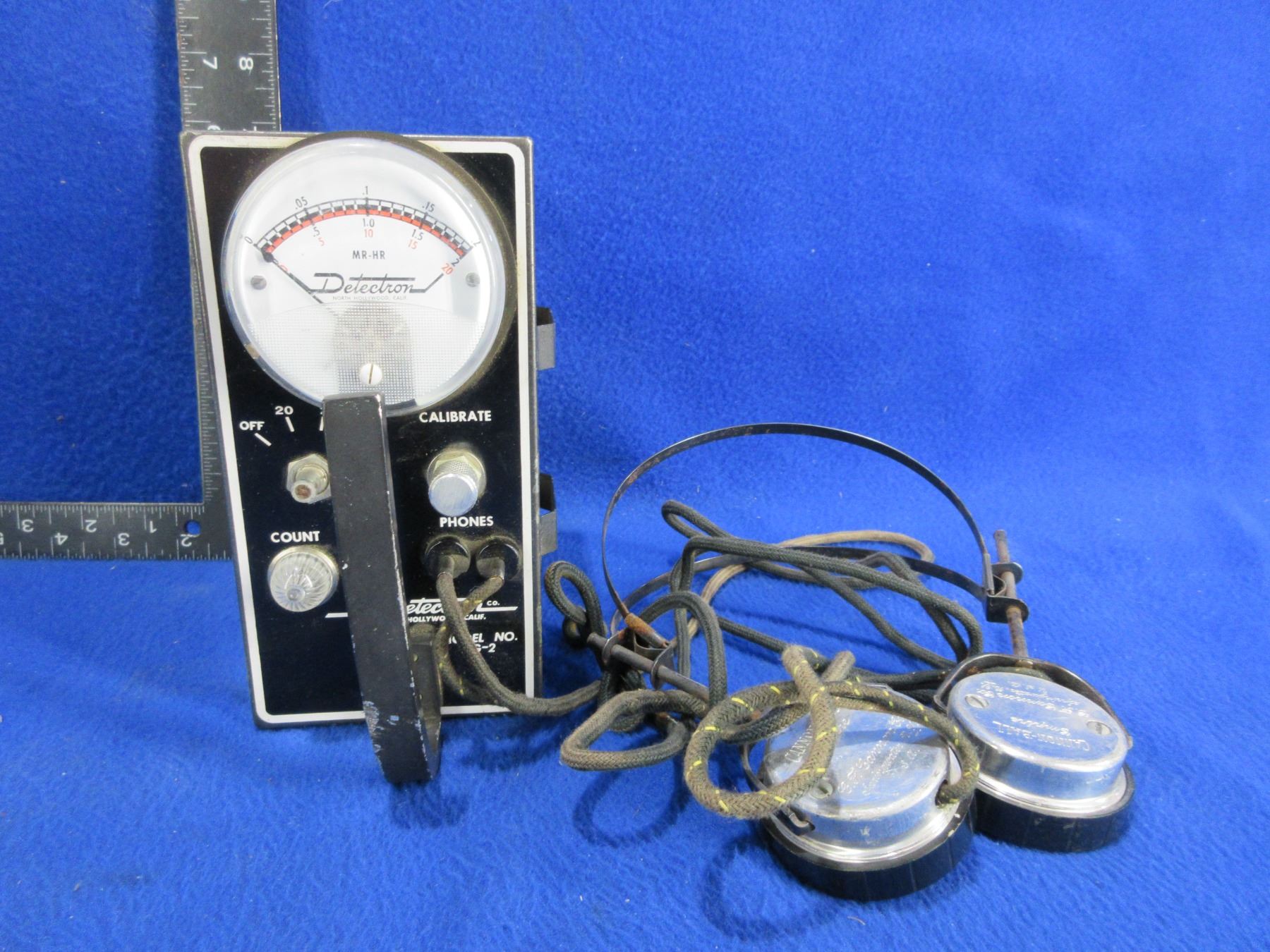 Vintage Detectron Model No. DG-2 Geiger Counter Meter