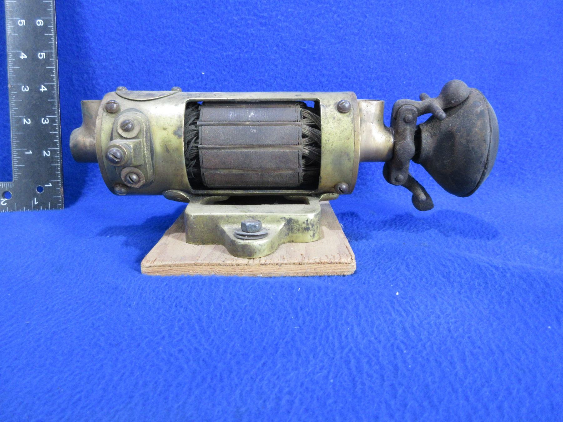 Vintage Wizard Type B1 Magneto - Hercules Electric Co.