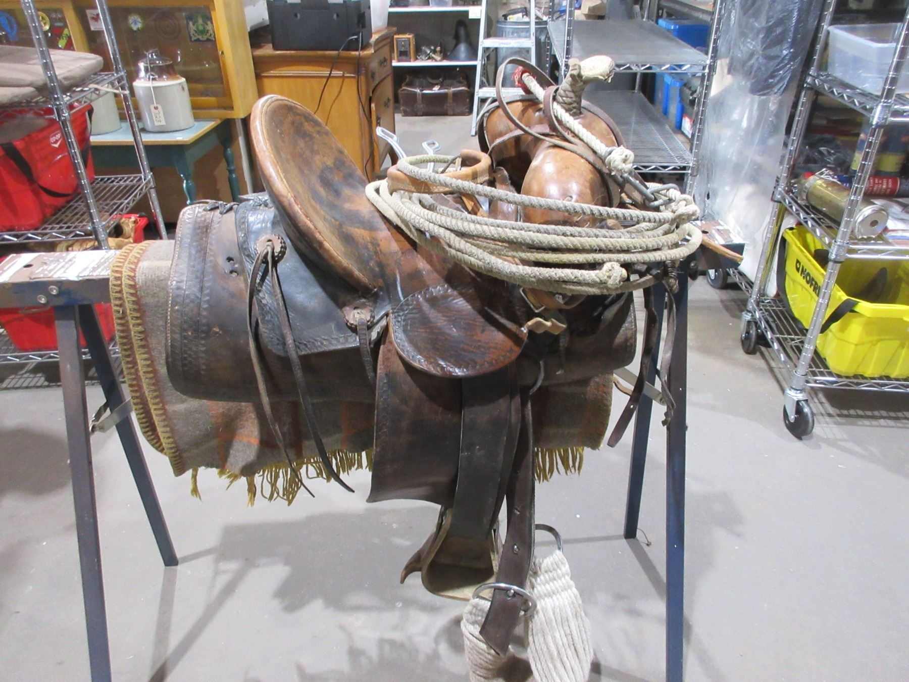 Vintage Saddle - Comes with Blanket, Lasso Rope and Tack