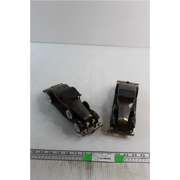 2 Vintage Cars Bodnarus Auctioneering