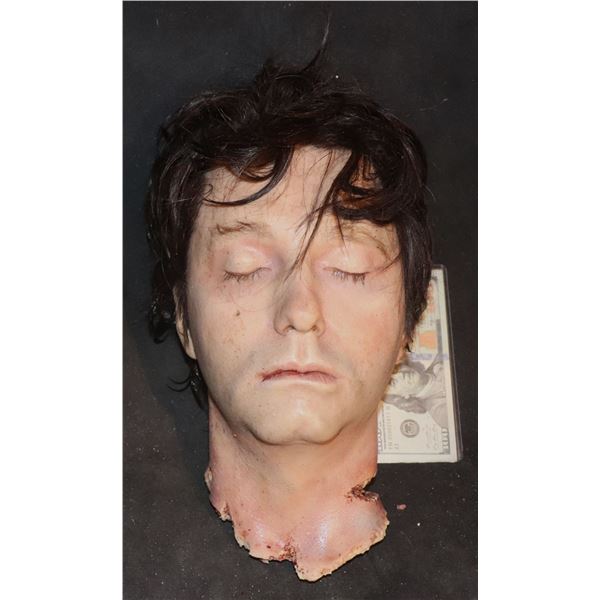SILICONE SEVERED TORN OFF HEAD