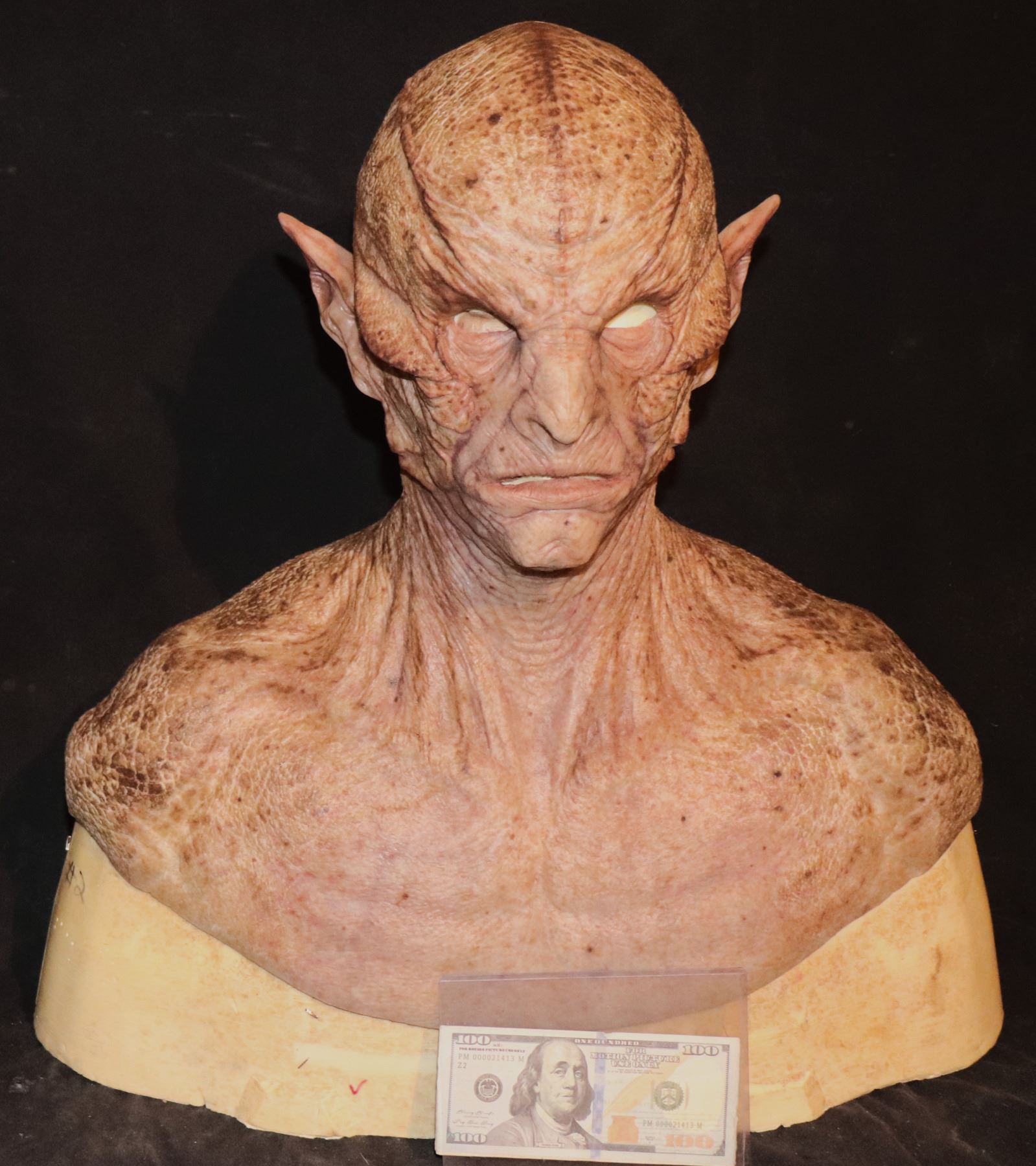 ALIEN FULL HEAD HERO SILICONE MASK ON LIFE CAST BUST OOAK E