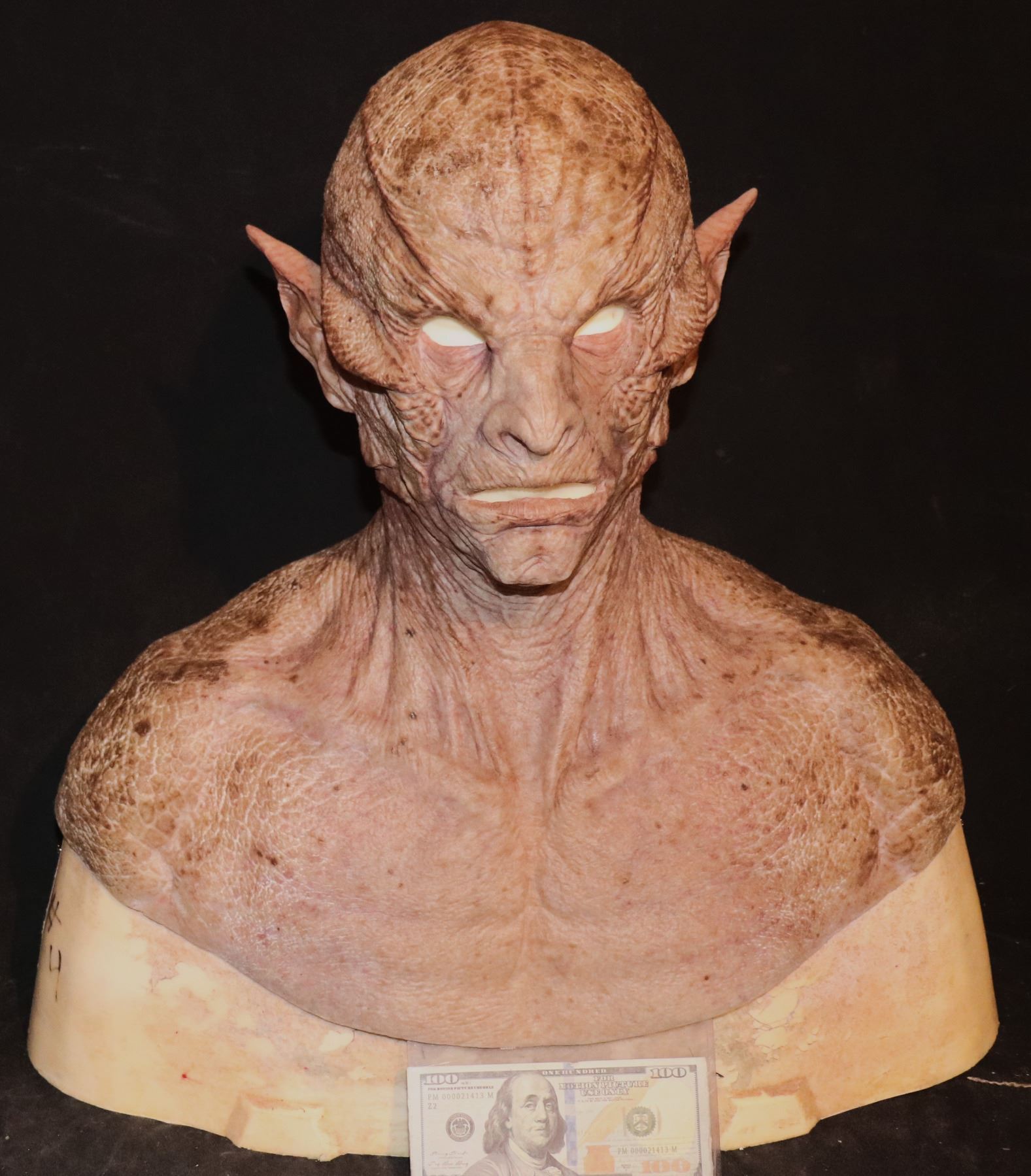 ALIEN FULL HEAD HERO SILICONE MASK ON LIFE CAST BUST OOAK J