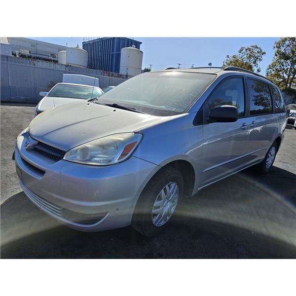 2004 Toyota Sienna