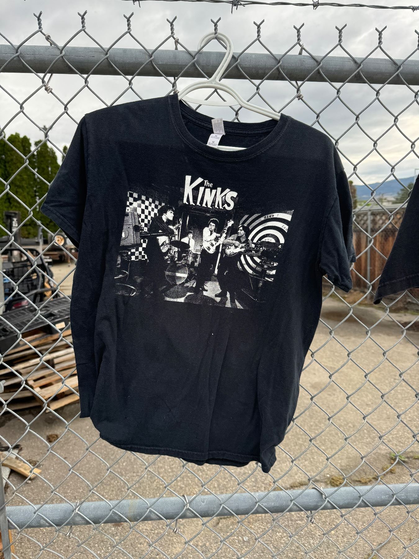The kinks medium T-shirt