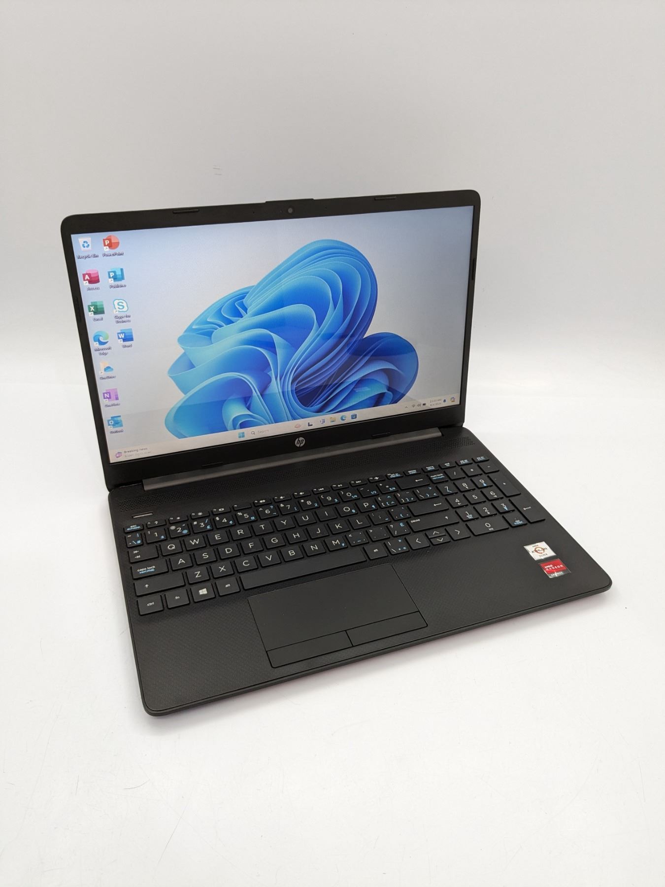 HP 15-GW0008CA 15" Laptop - AMD Athlon Silver 3050U 120GB SSD 8GB RAM ...