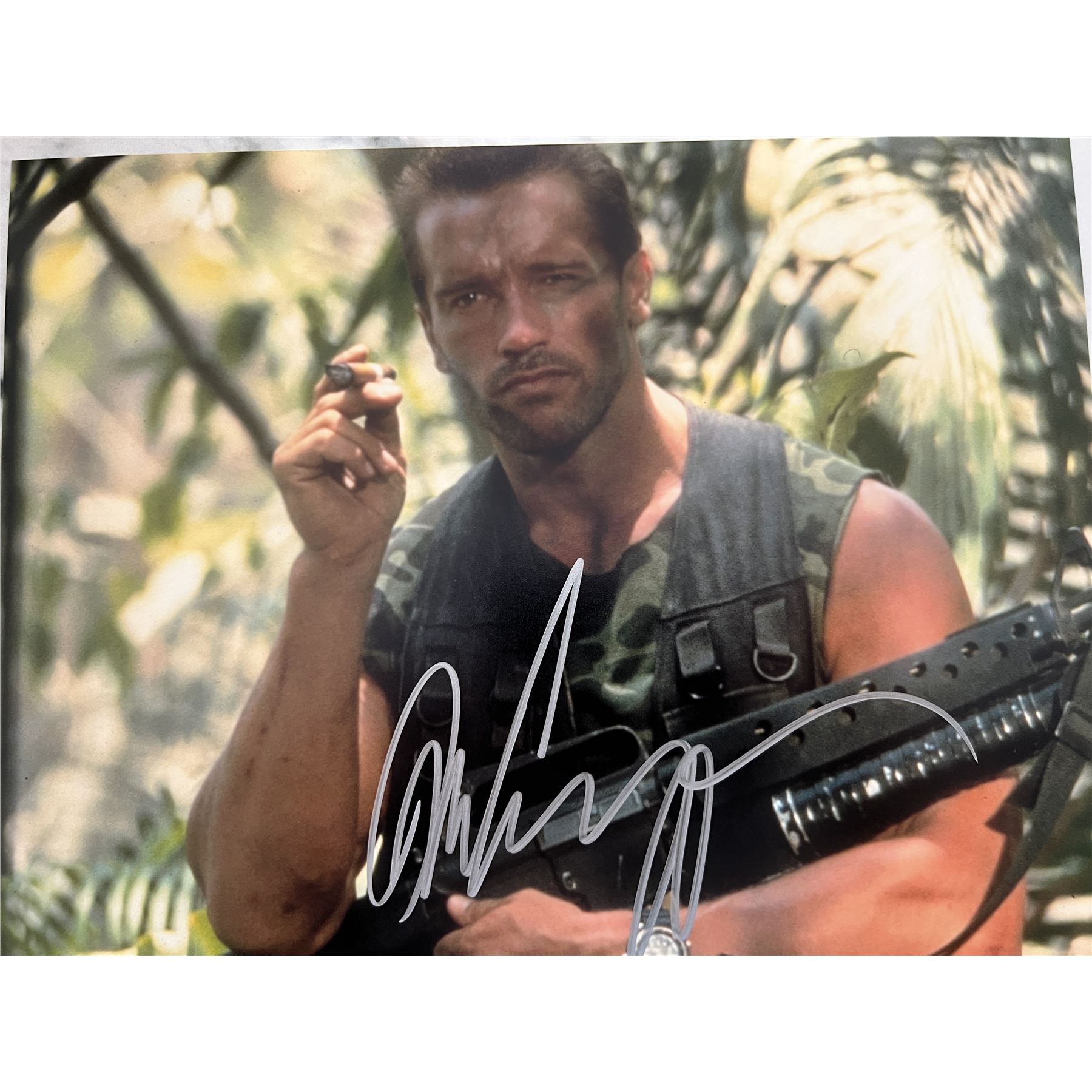Predator Arnold Schwarzenegger signed photo