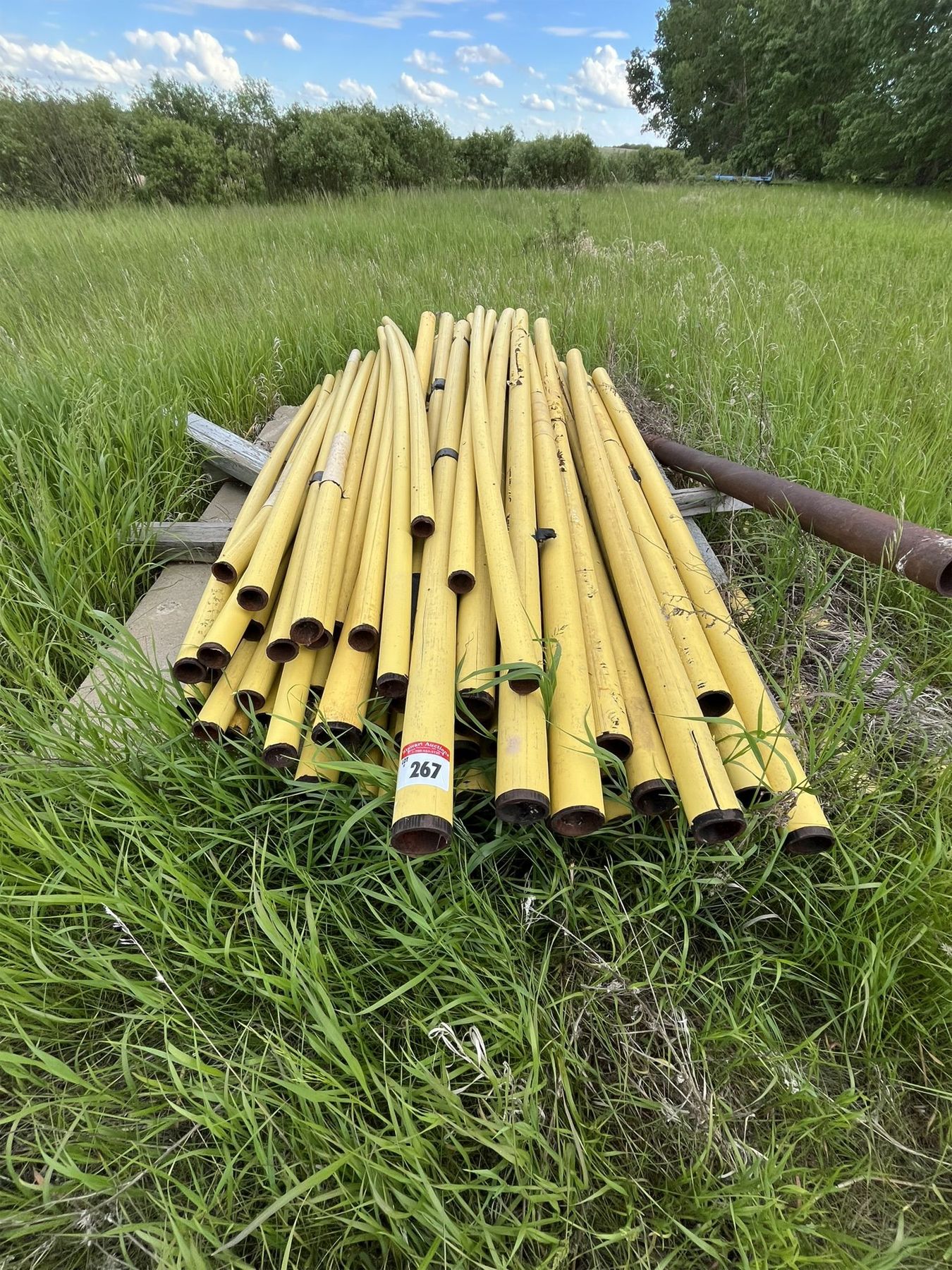 Yellow Jacket Pipe, 2.5in and 3.5in. Approx 10ft lengths