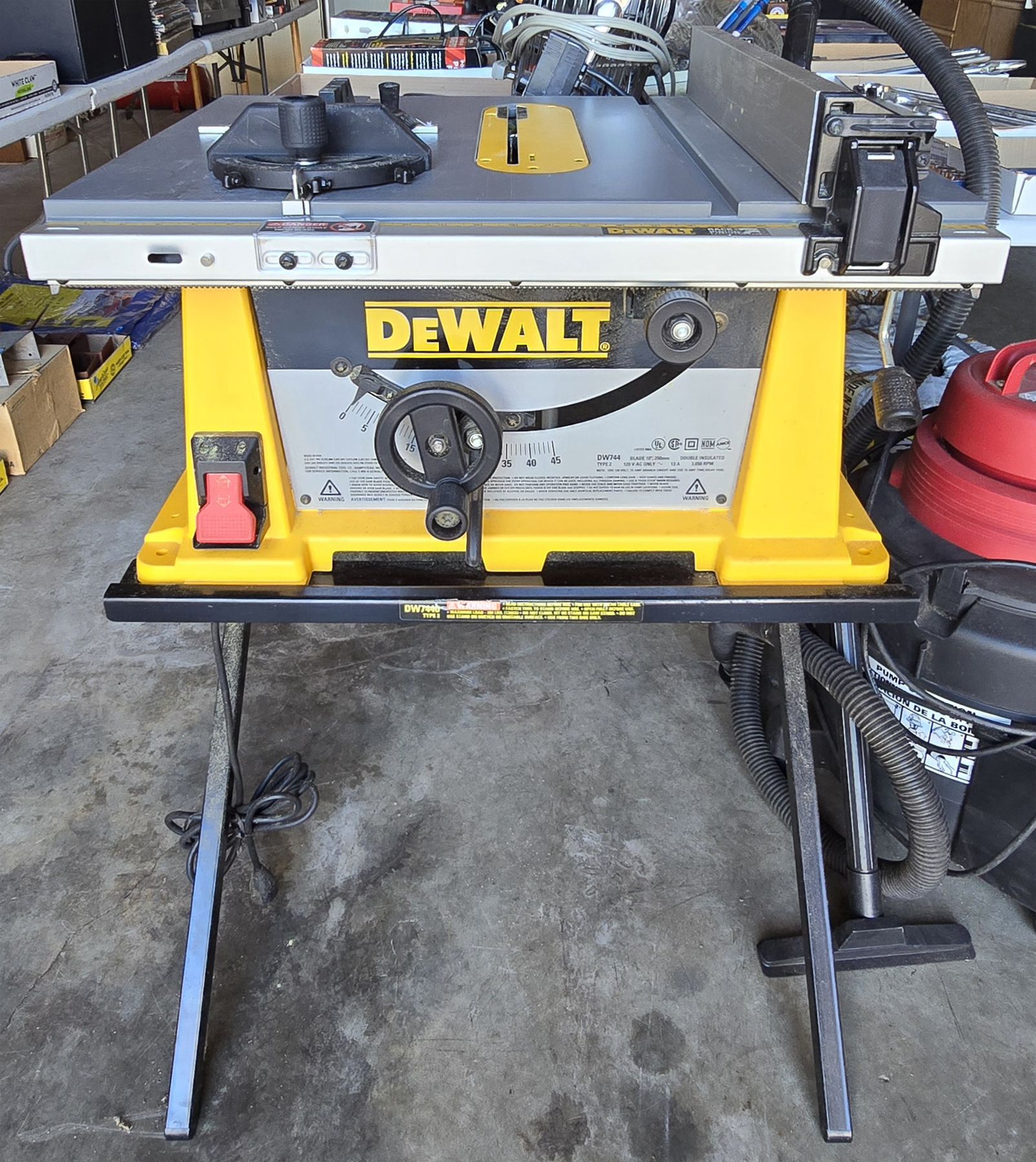 DEWALT 10" JOBSITE TABLE SAW