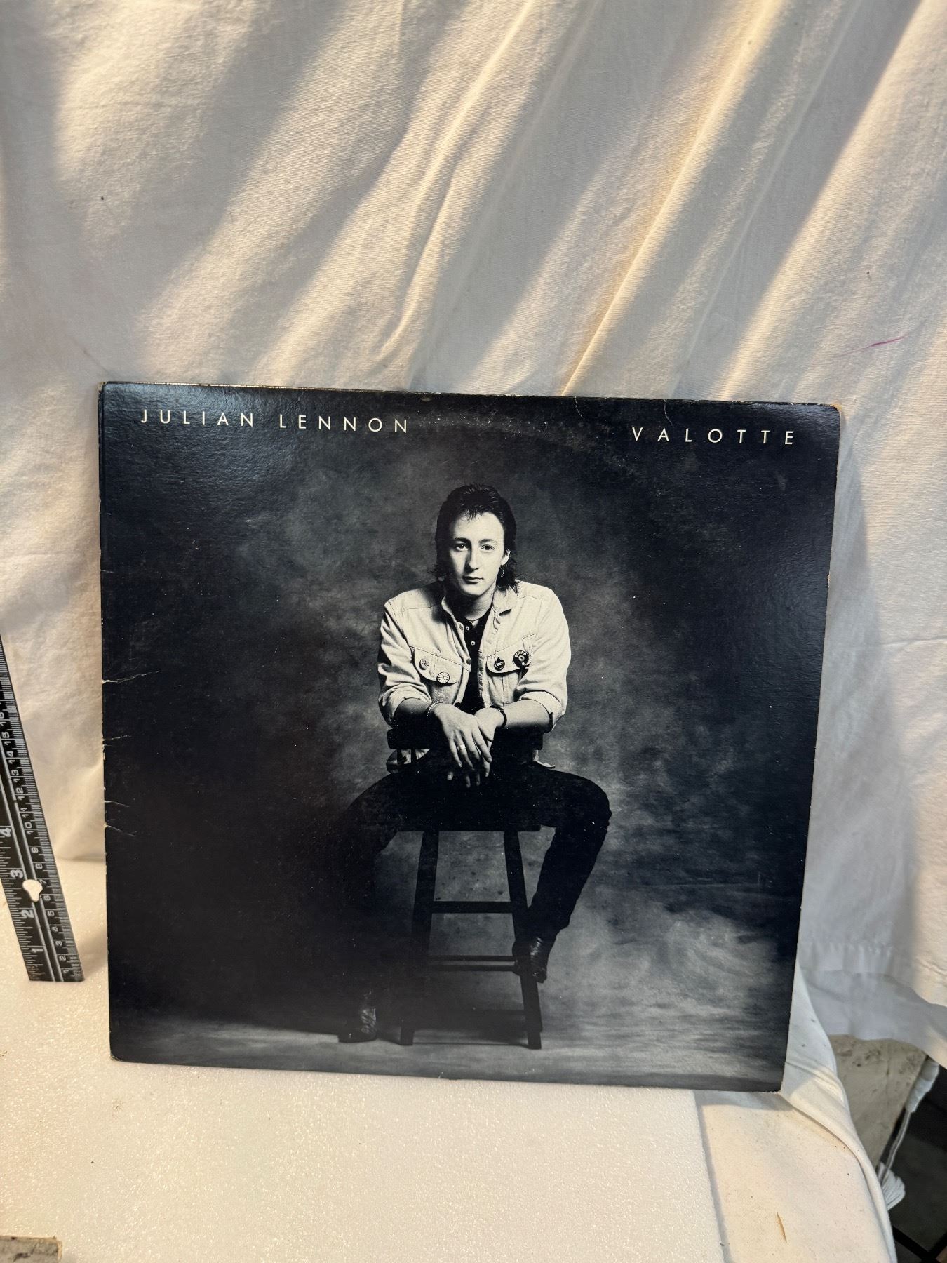 Julian Lennon valotte record
