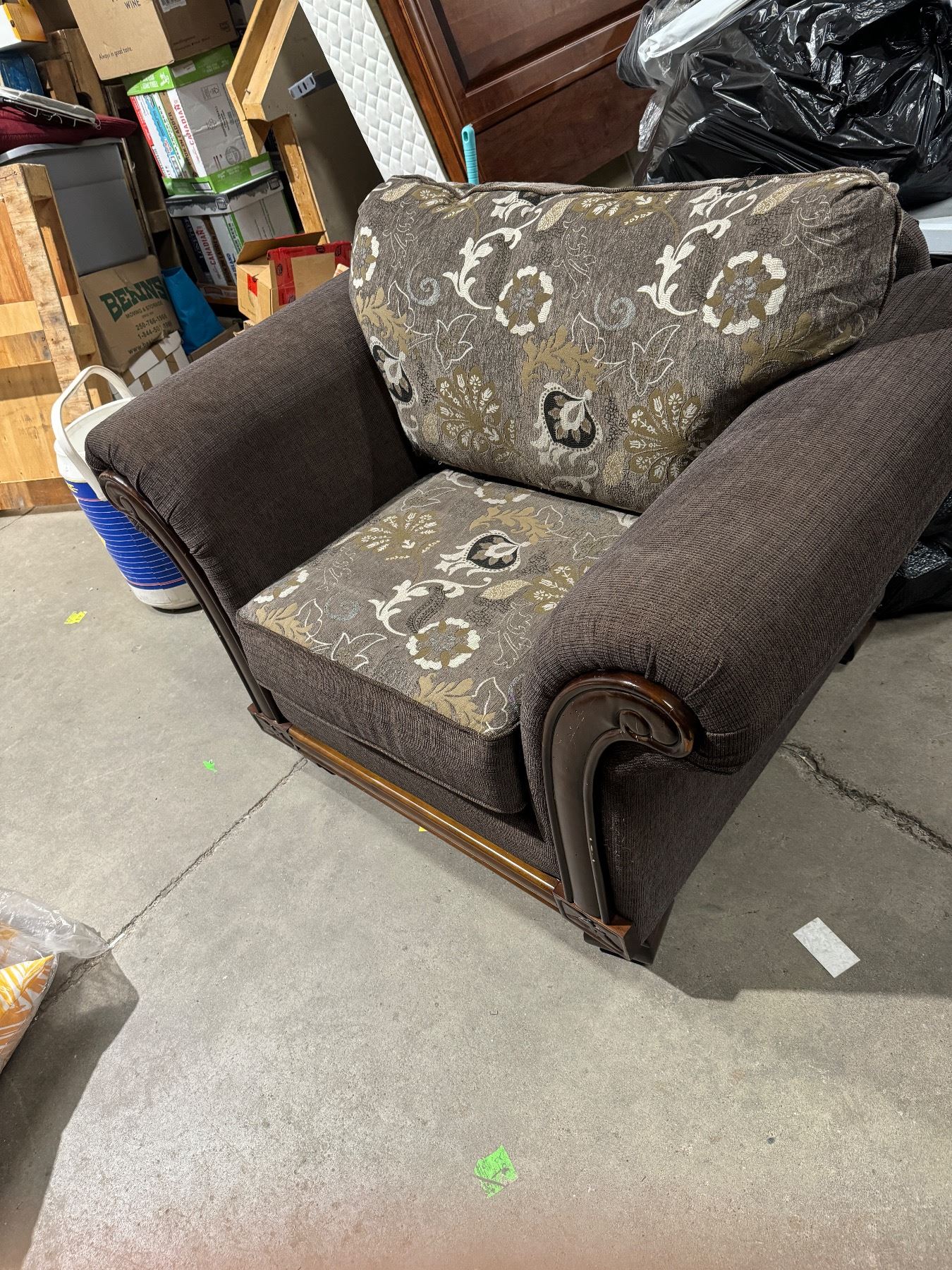Hazel quartz living room chair