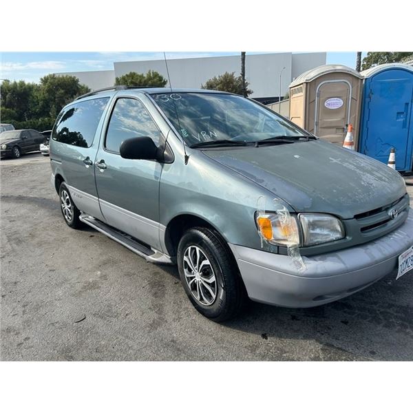 1998 Toyota Sienna