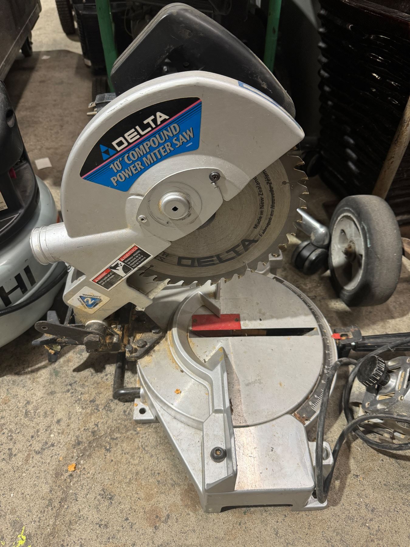 Delta 10 inch compound miter saw