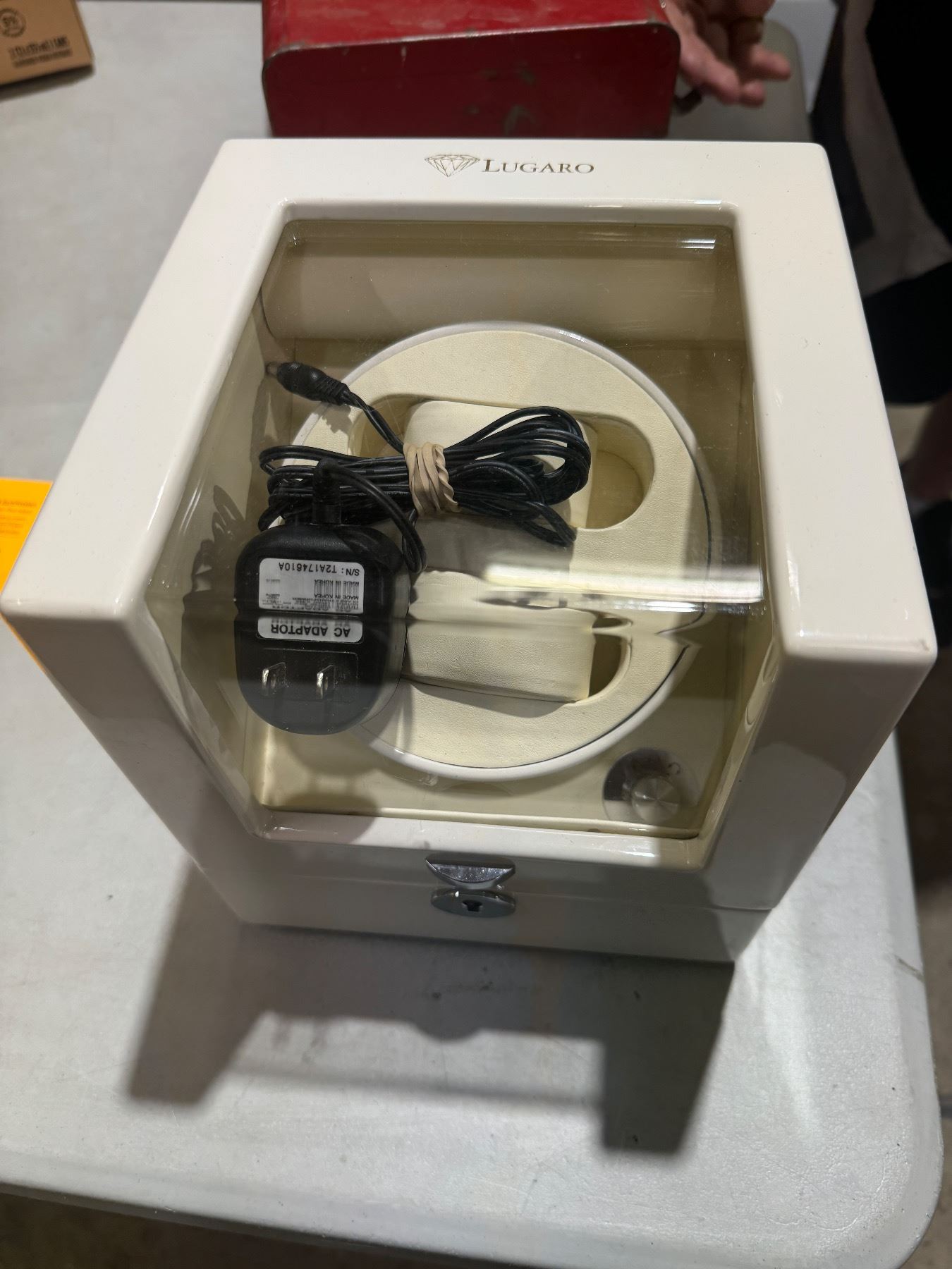 Lugaro watch display