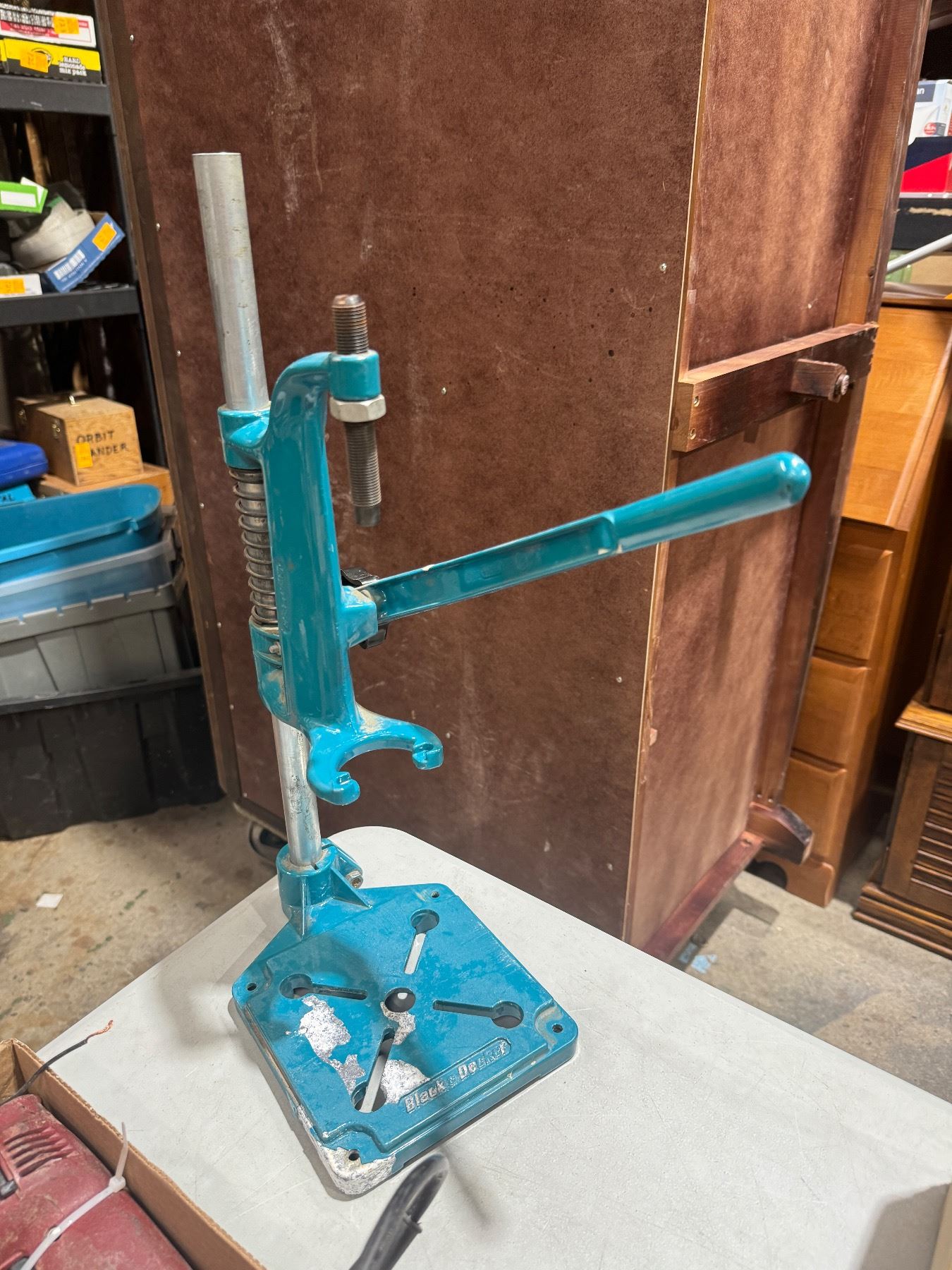 Black & Decker press