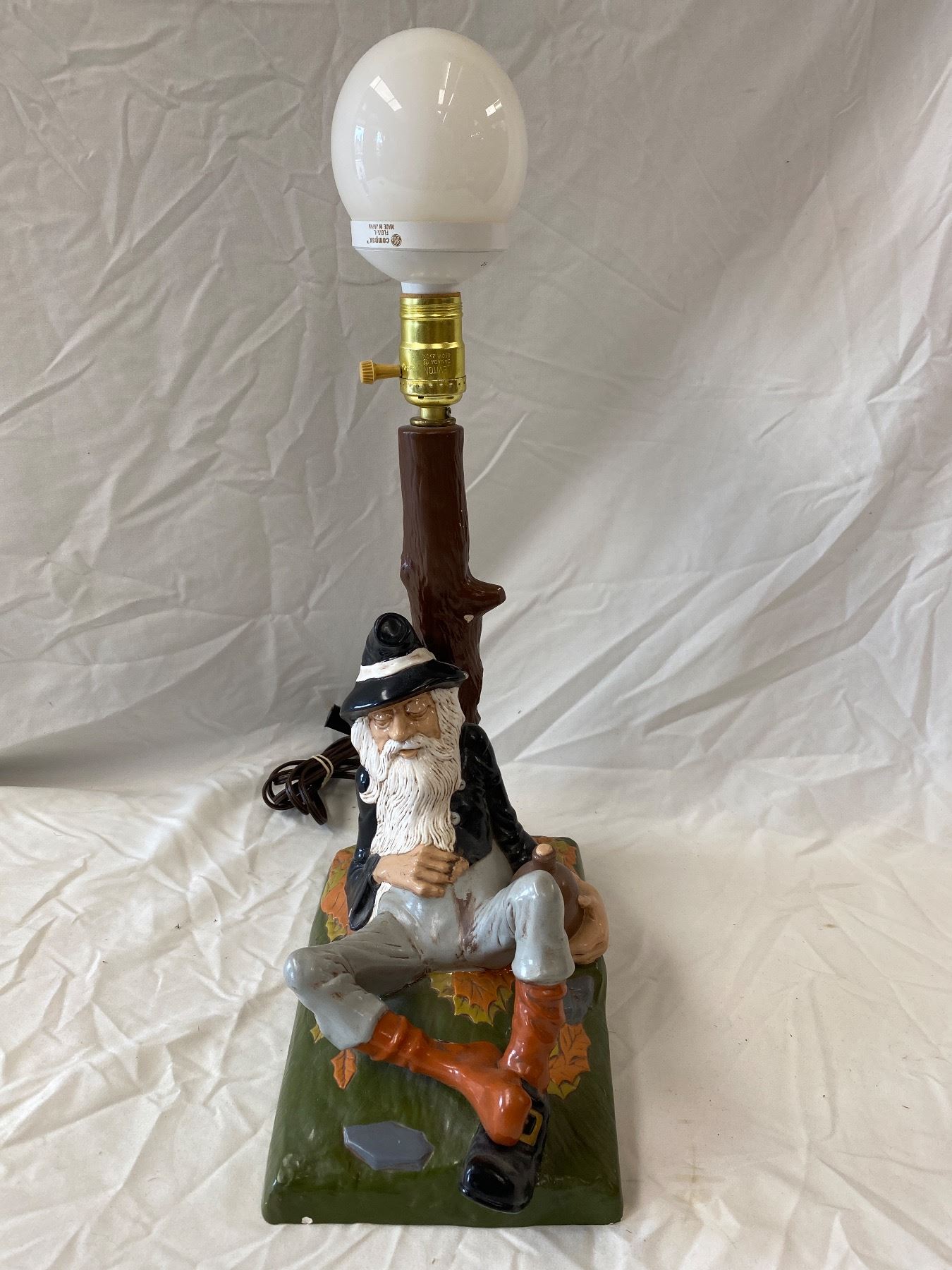 Vintage Holland Mould Drunk Man Sleeping On Lamp Post Light Up Lamp