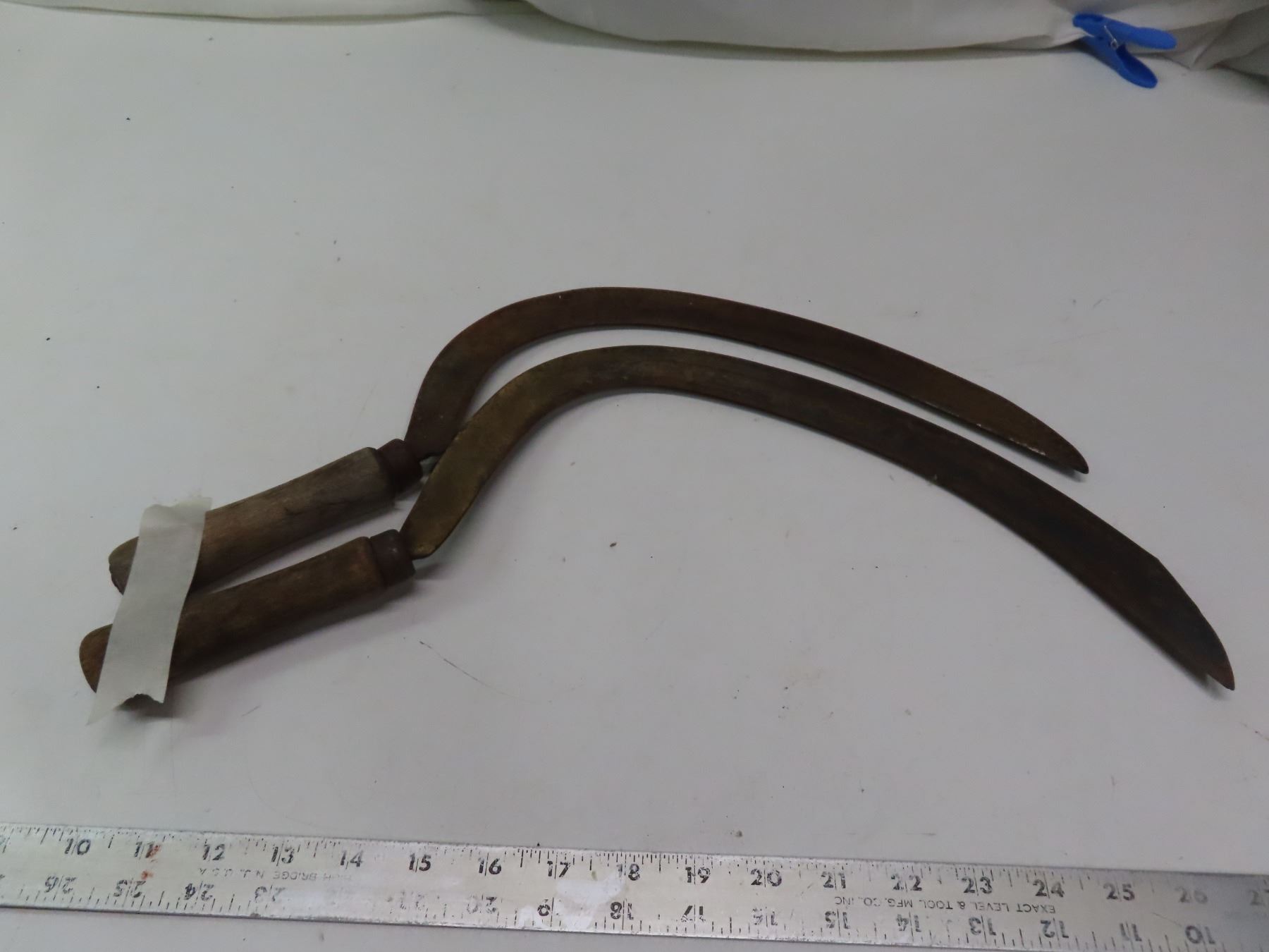 Pair of antique hand sickles - Schmalz Auctions