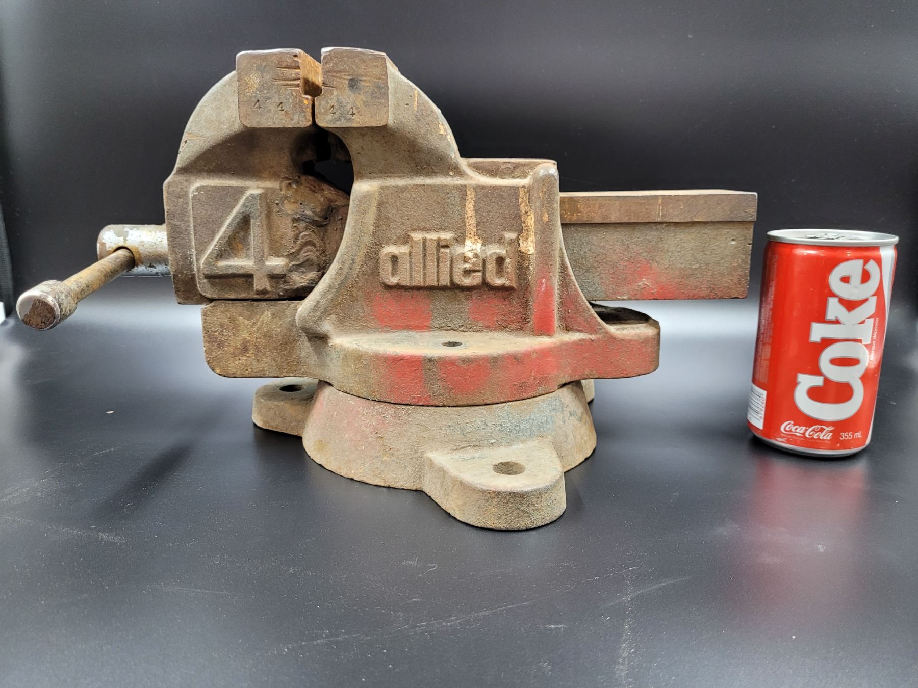 Vintage Allied Heavy Duty Bench Vise