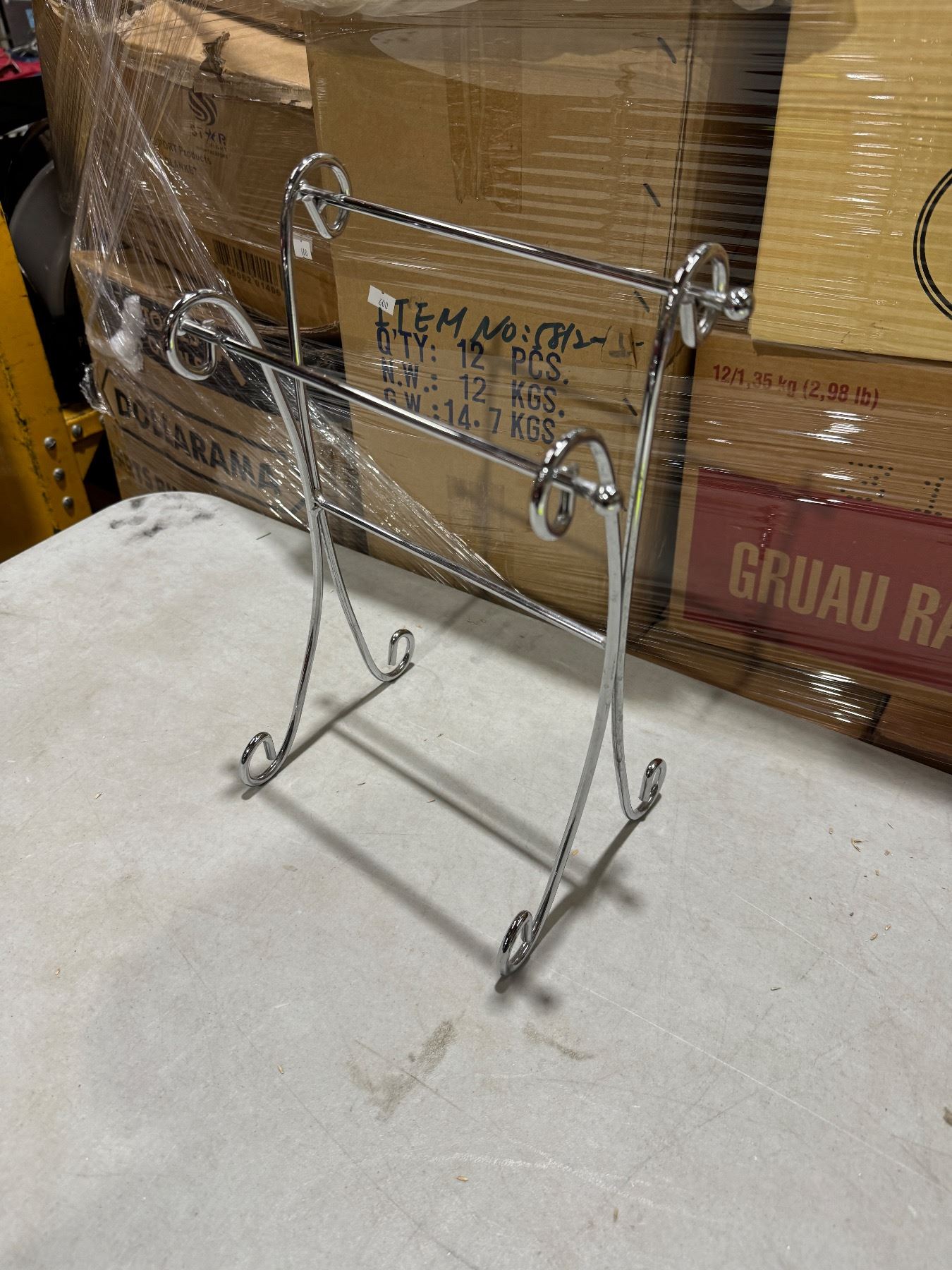 Counter towel stand