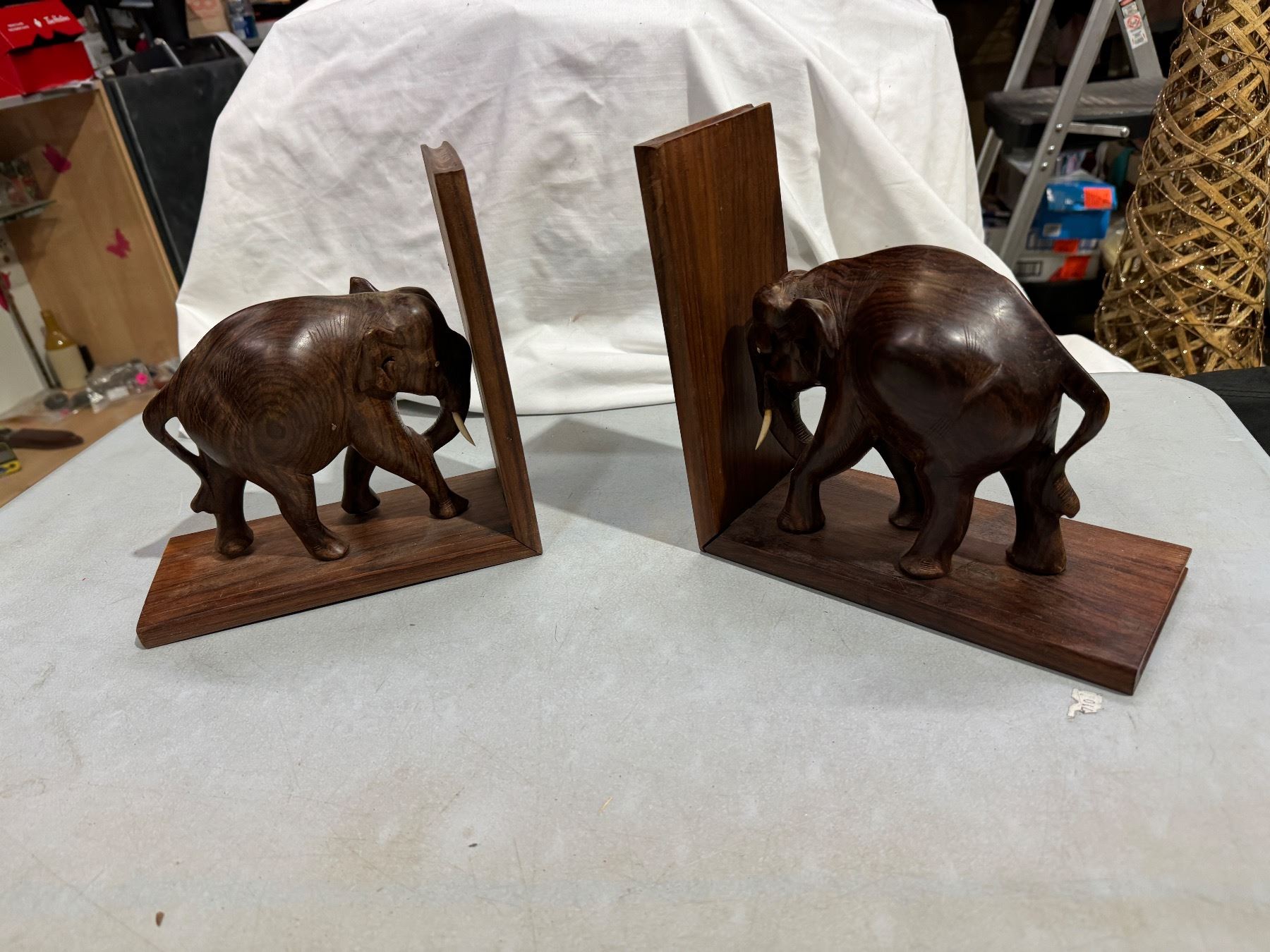 Elephant bookends