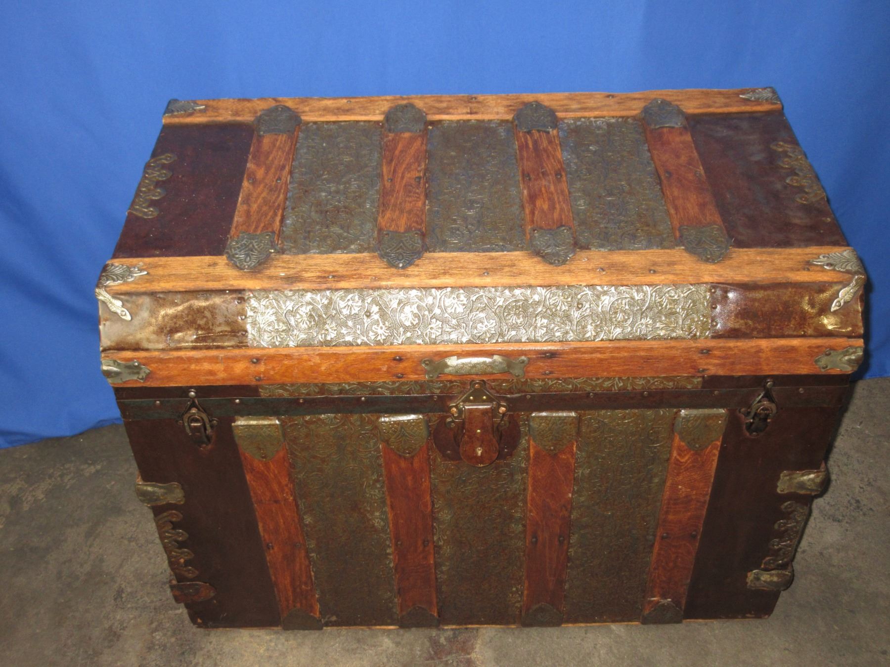 Very Nice Restored Flat Topped Trunk- 24" X 32" X 19"D