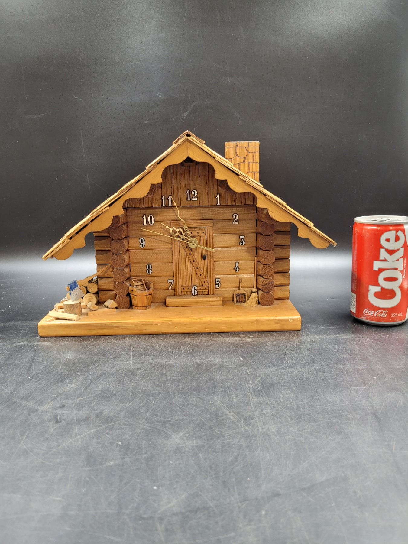 Vintage Log Cabin Crafts Wooden House Clock