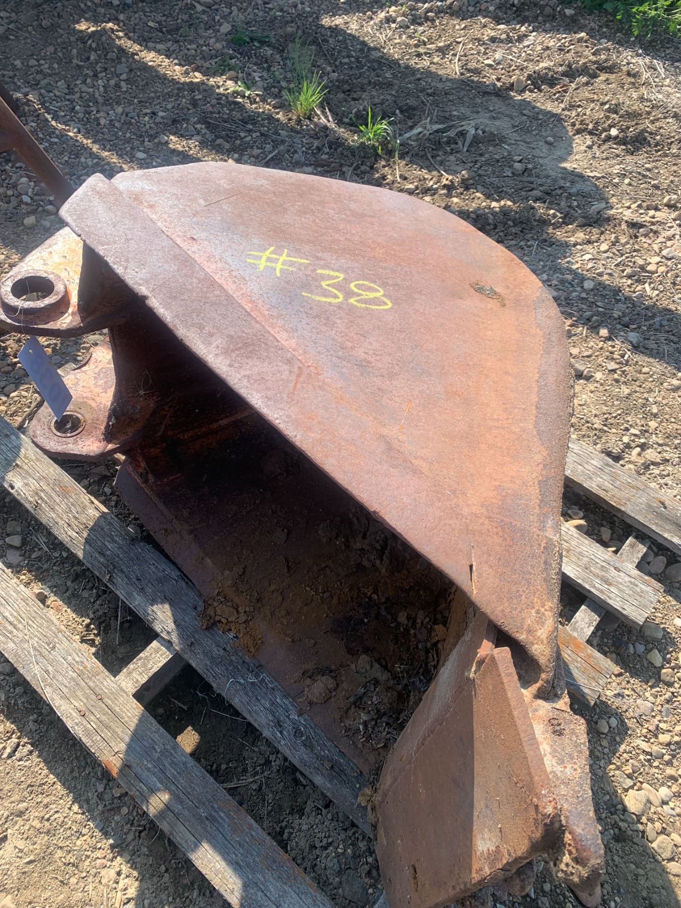 CASE 24" Digging Bucket for 580 Backhoe