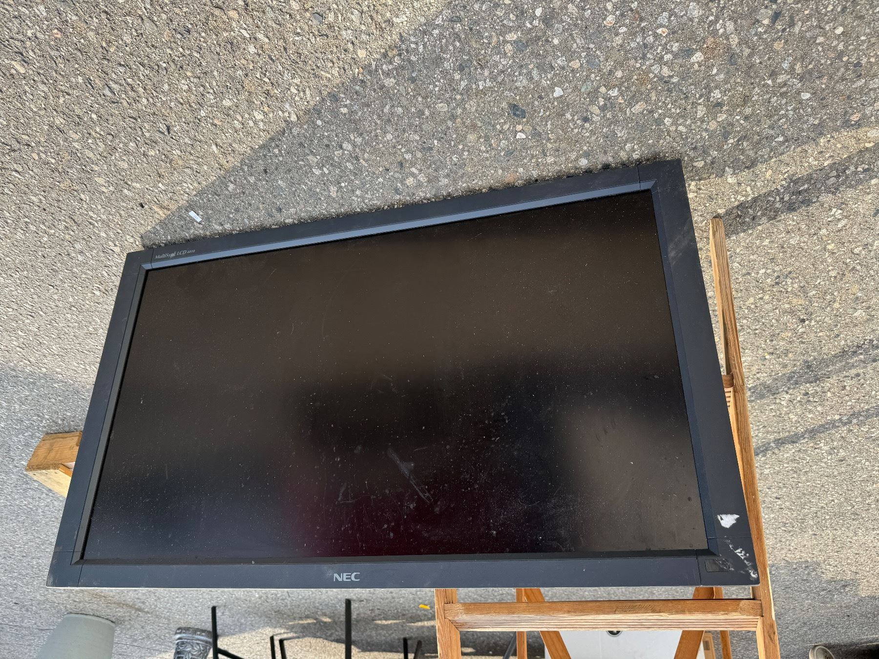 NEC 40" tv needs power cord