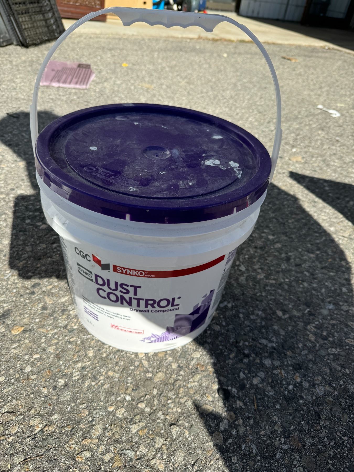 Dust control drywall compound