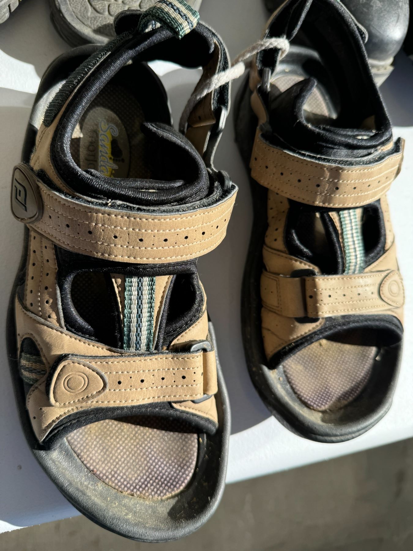 Foot Joy, sandals