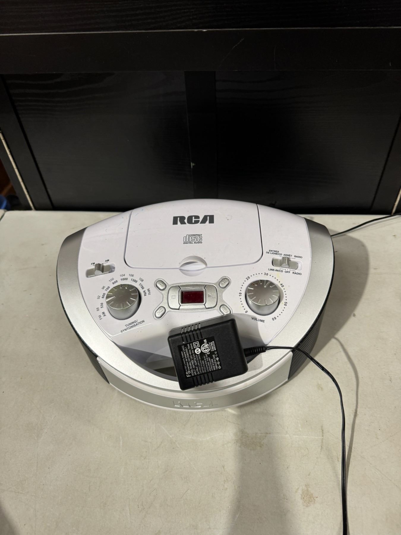 RCA compact disc digital radio