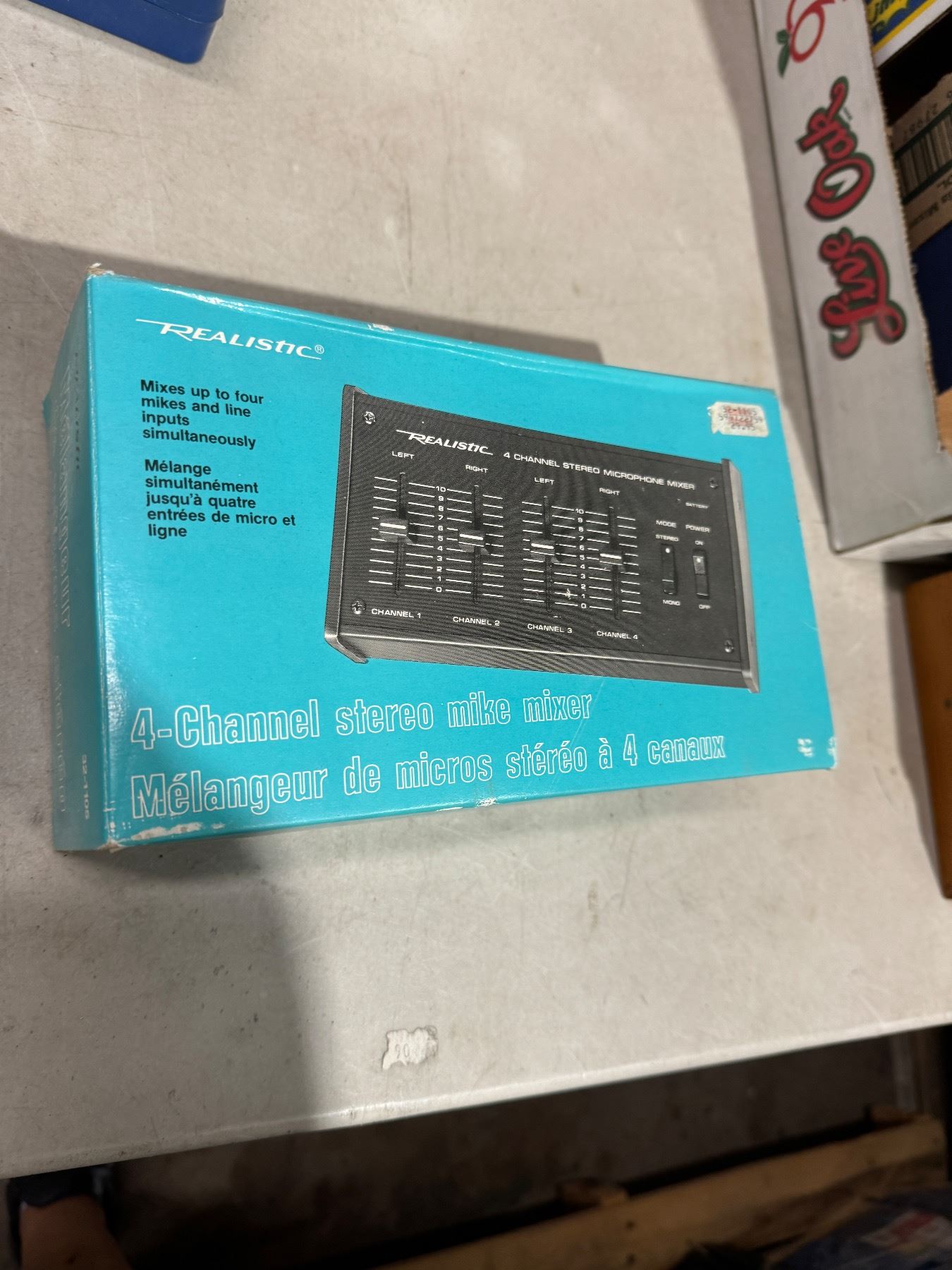 Realistic for channel stereo Mike mixer