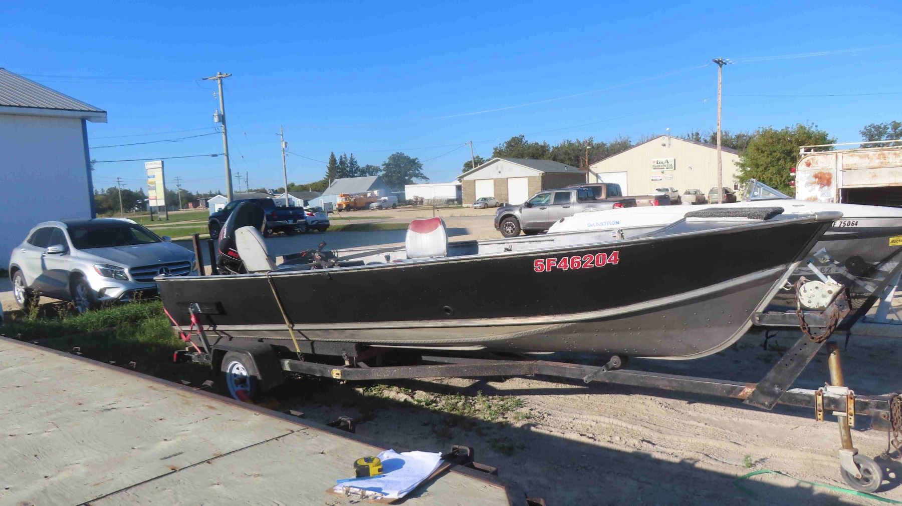 1984 Lund Mr. Pike Aluminum Boat 18ft (Running Condition) with 2 Swivel ...