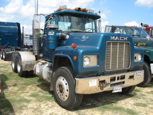 1984 MACK R688ST T/A TRUCK TRACTOR