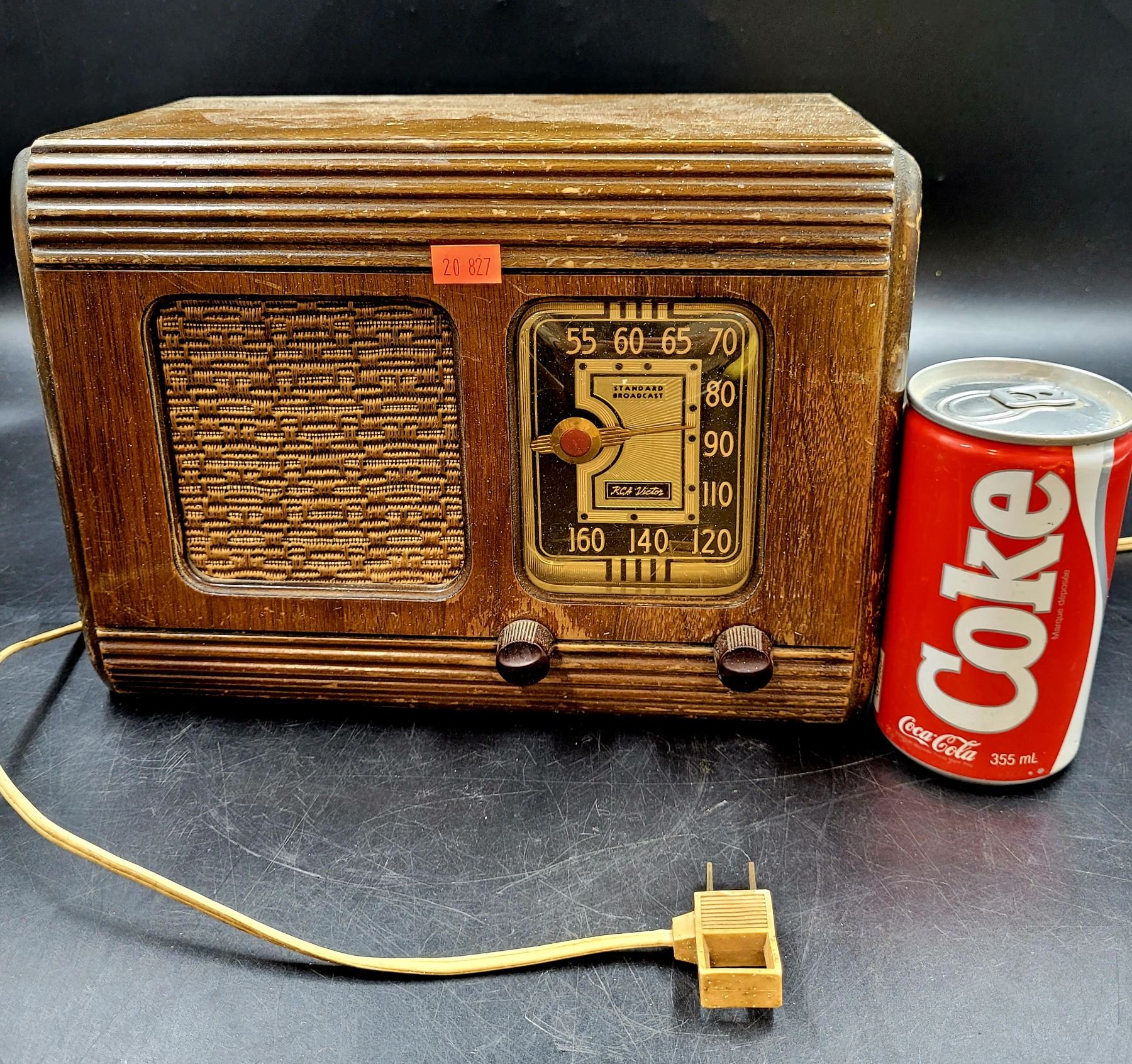 RCA Victor Master Nipper AC/DC Radio