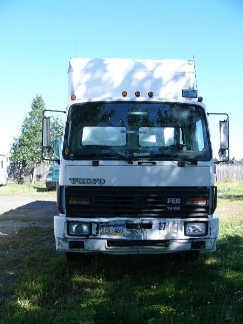 1988 Volvo diesel FE6 13 cab over truck with 24' box with back lift ...