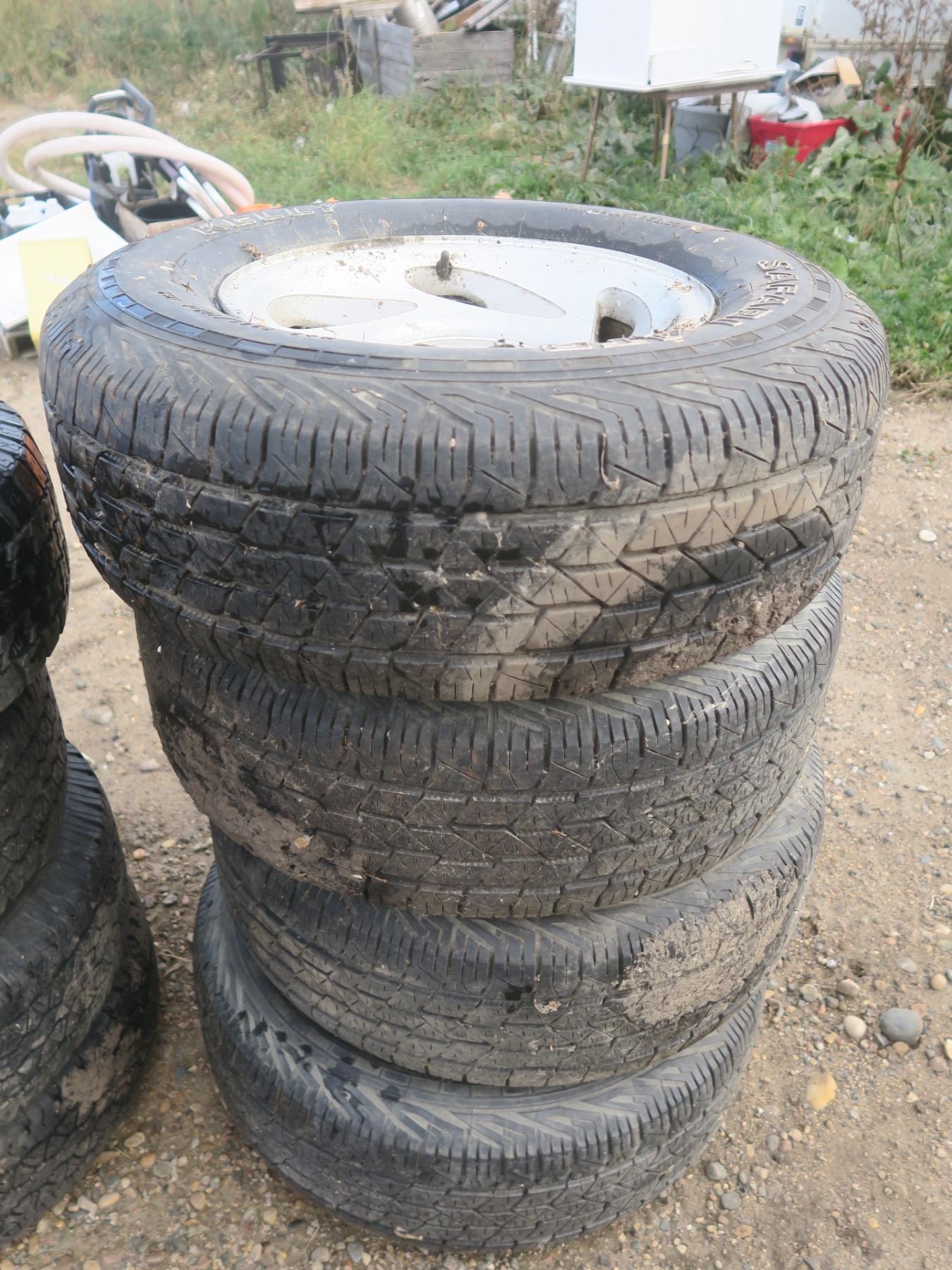 safari ATR rims/tires tire no good P265/70R17 - Schmalz Auctions