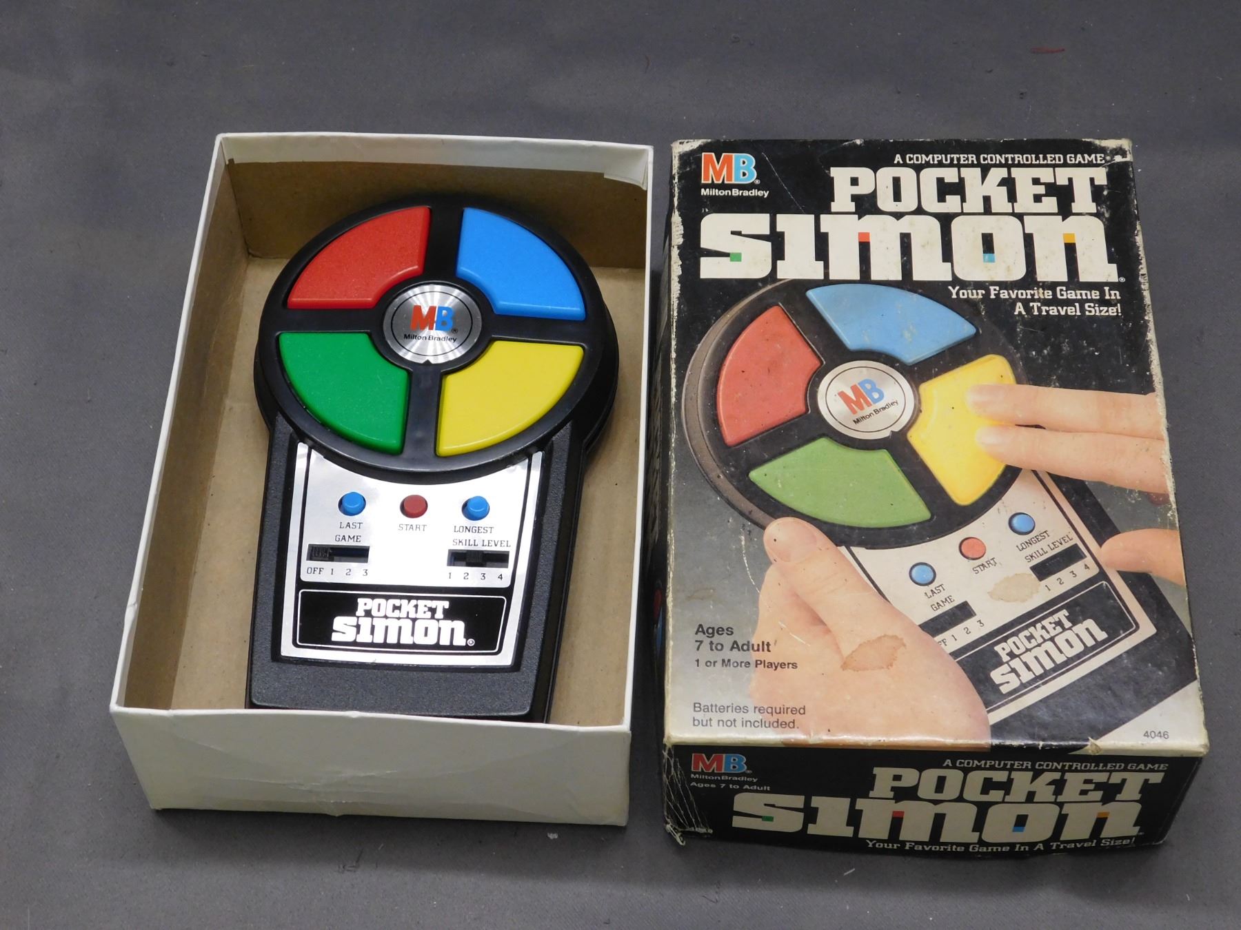 MB Pocket Simon Game w Box *working* 1989