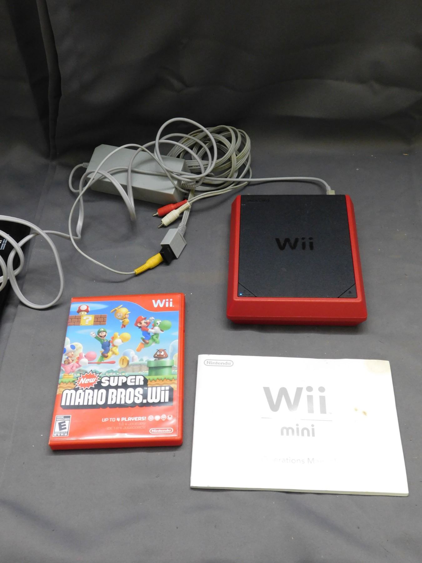 Nintendo Wii mini Red Video Game Console w Power, Video, Manual, Super ...