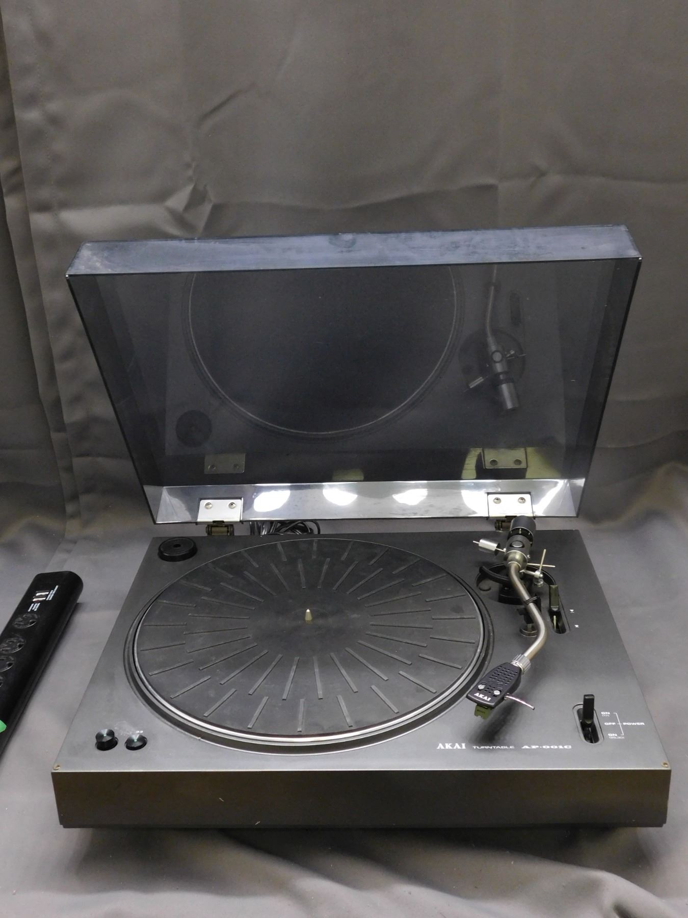 AKAI Turntable Record Player AP-001C