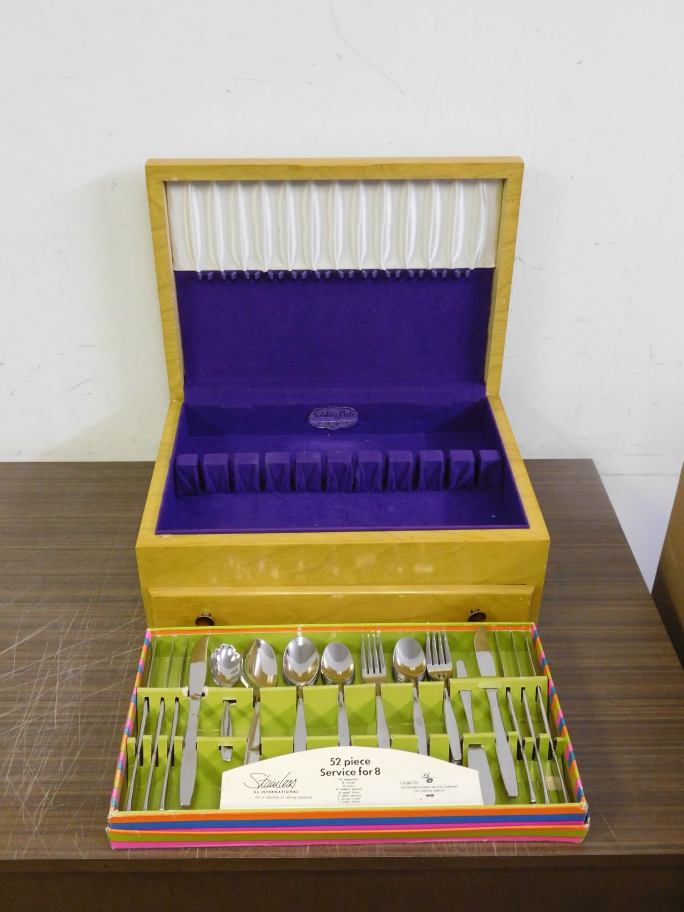 52pc Service for 8 Dinner Cutlery Flatware Set and Wooden Velvet Lined ...