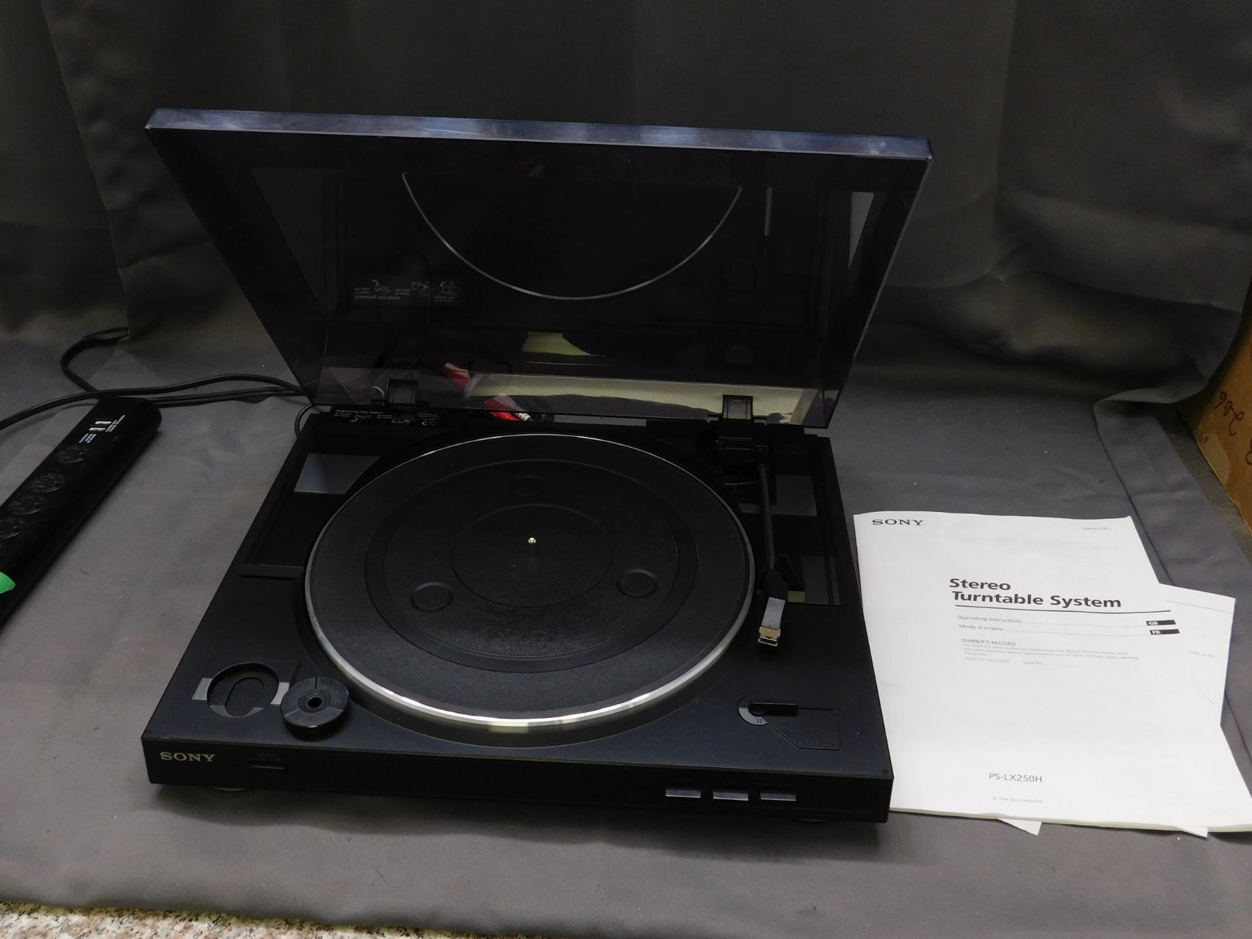 SONY Stereo Turntable Record Player PS-LX250H