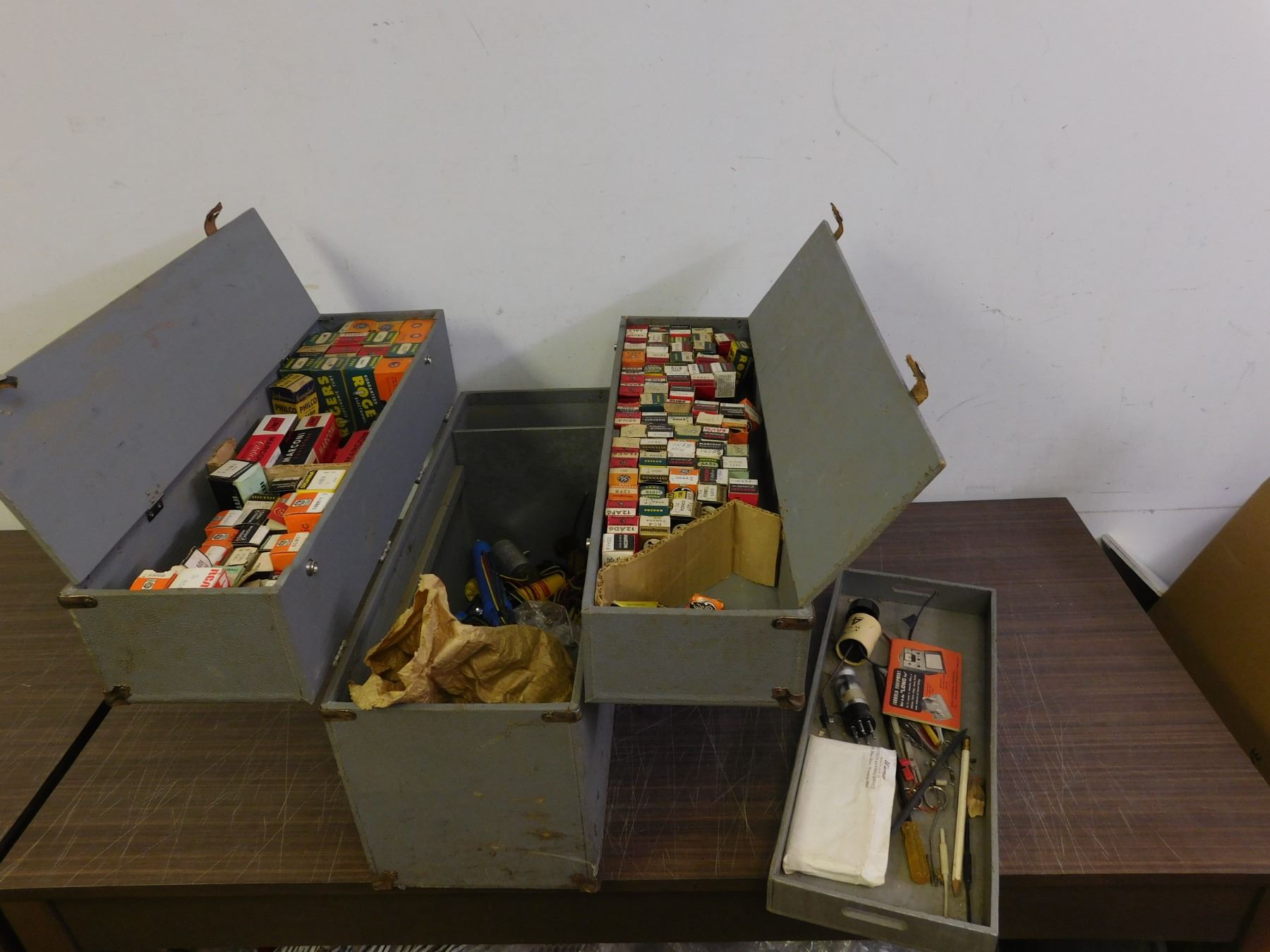 Vintage Antique Westinghouse Tube Storage Kit Box FULL of Tubes & Tools