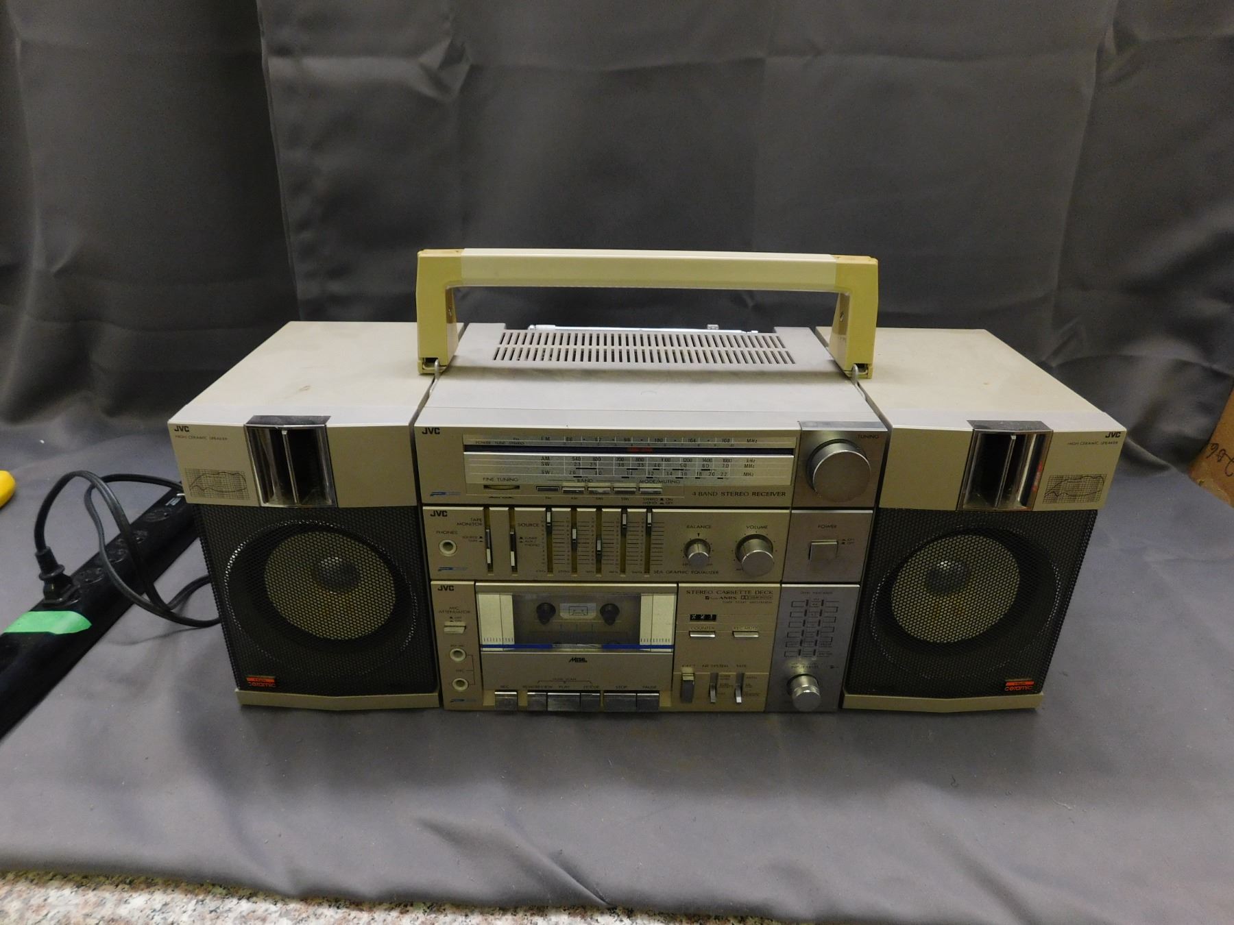 JVC High Ceramic Speaker 4 Band Receiver, Stereo Cassette Deck,