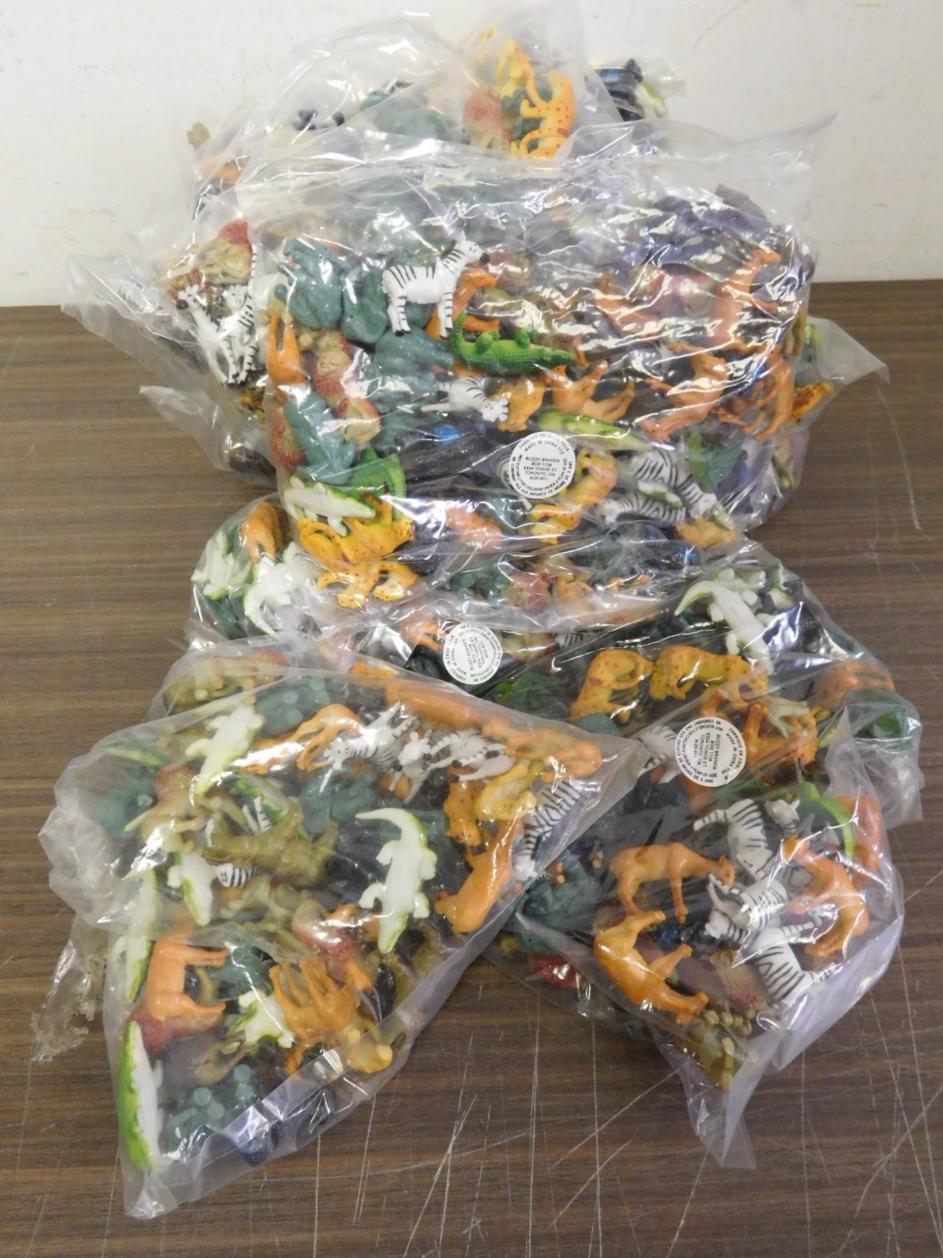 10 Bags of Rubber Wild Animals 72pc Per Pack