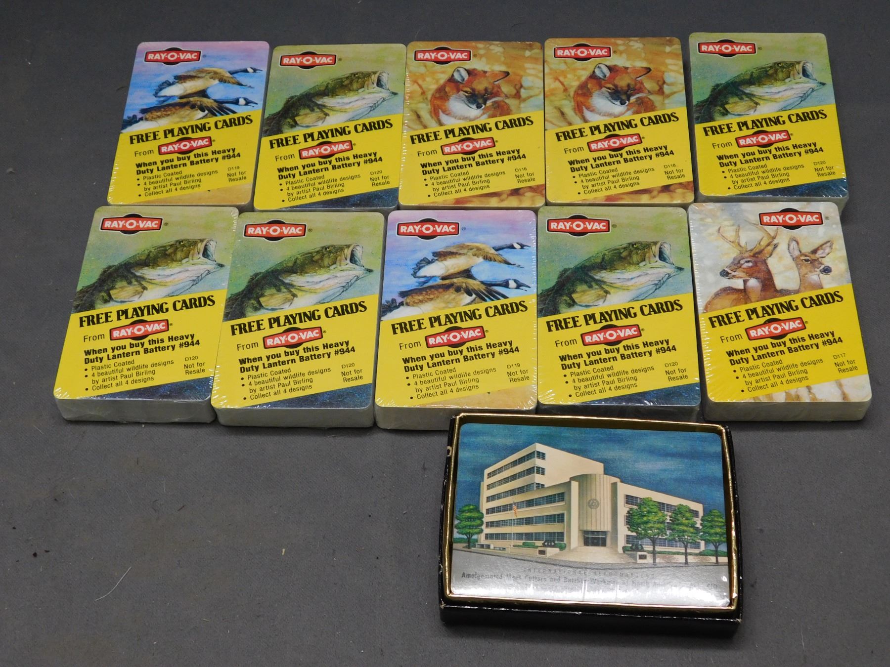 Vintage SEALED 1983 Ray-O-Vac Playing Cards Animals