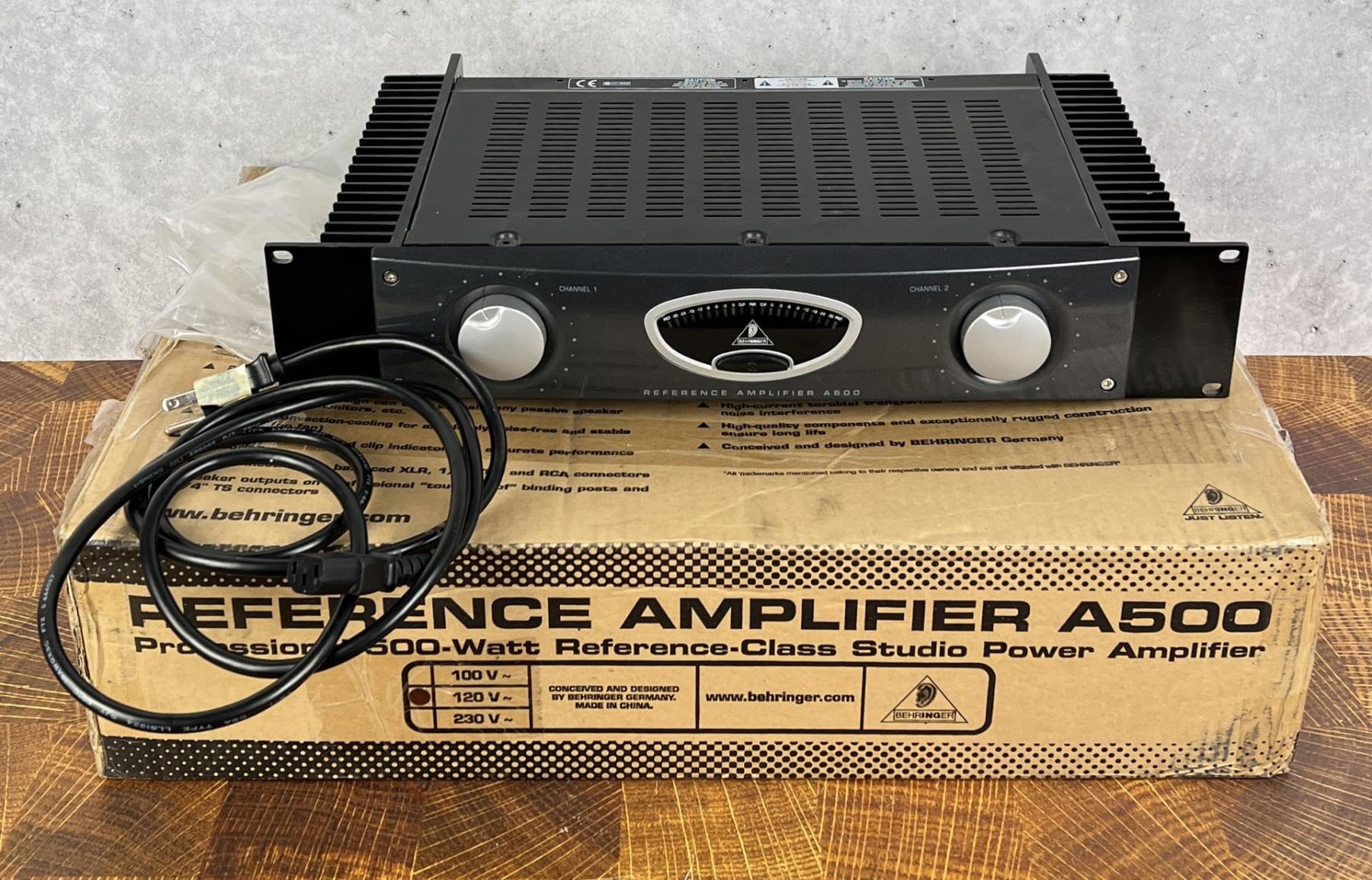 Behringer A500 500 Watt Amplifier