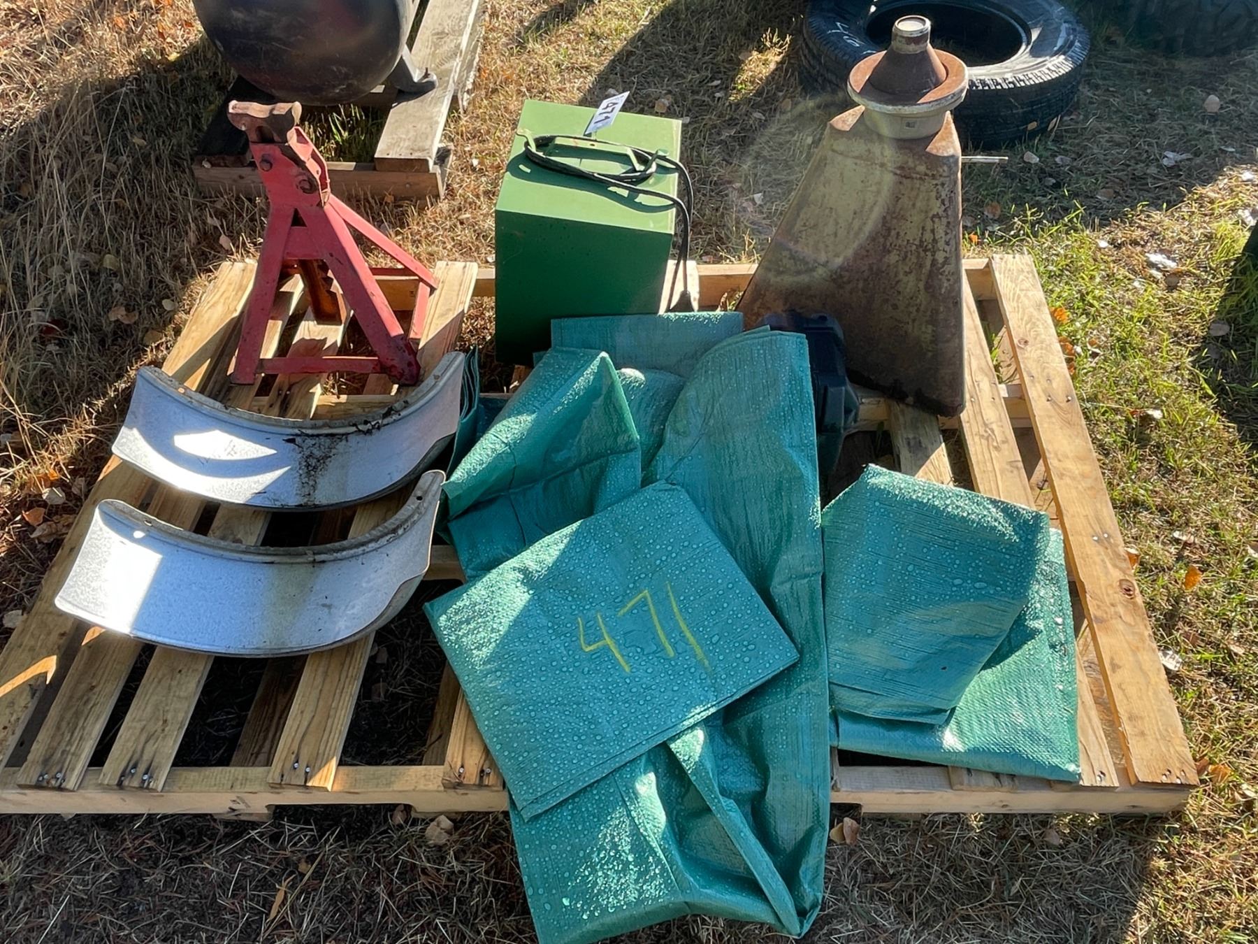 Tire balancer, Industrial heater, 1 jack stand, 2 fenders, battery box ...