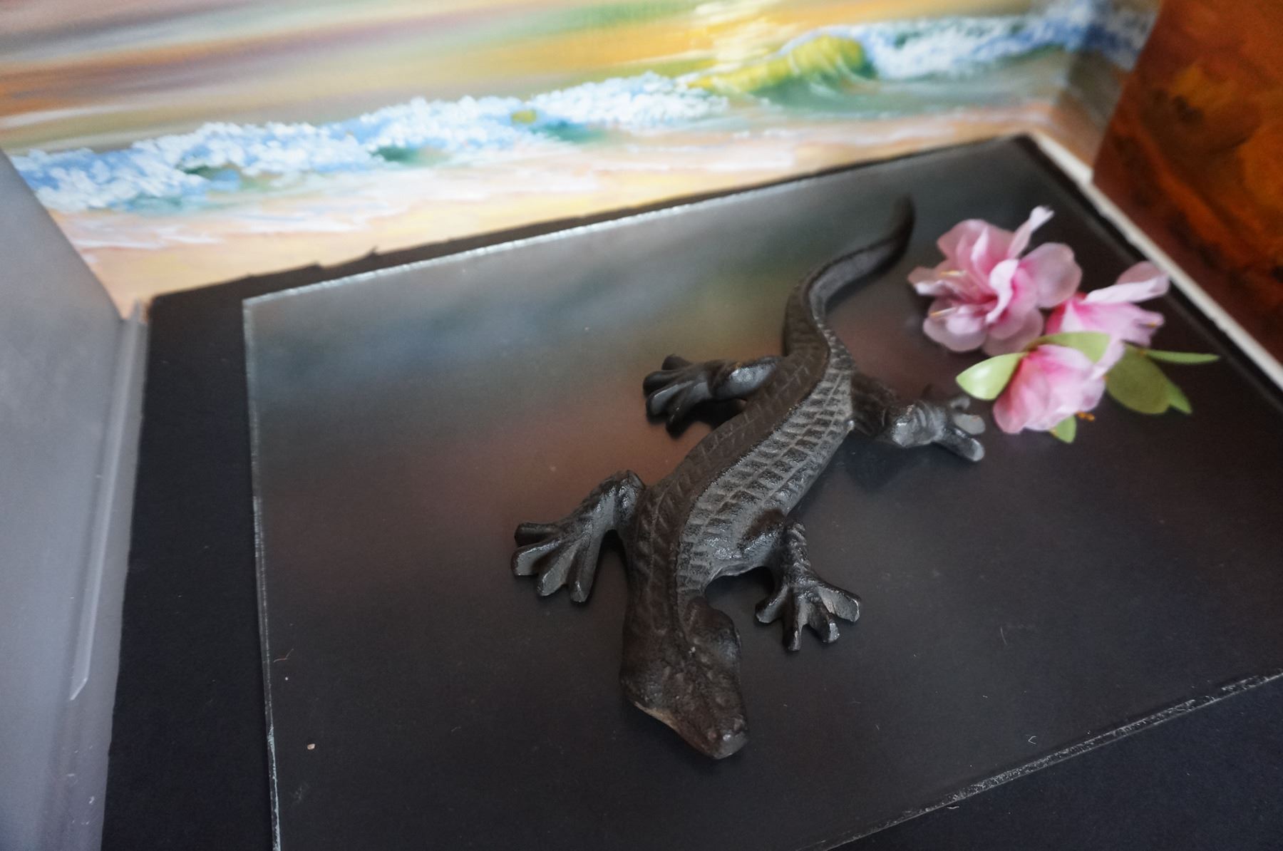 Vintage cast iron large lizard decor