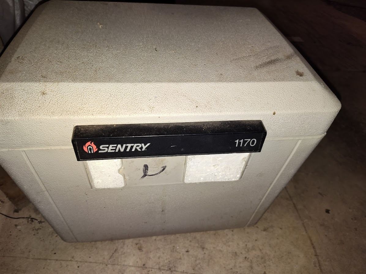 SENTRY SAFE #1170